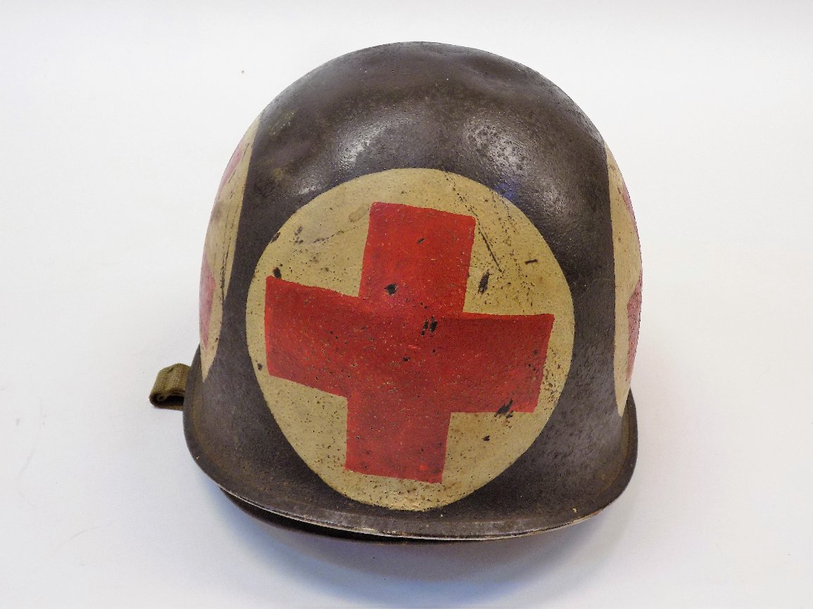 *Medics Helmet. WWII US MI Combat Medics Fixed Bale Helmet, green ...