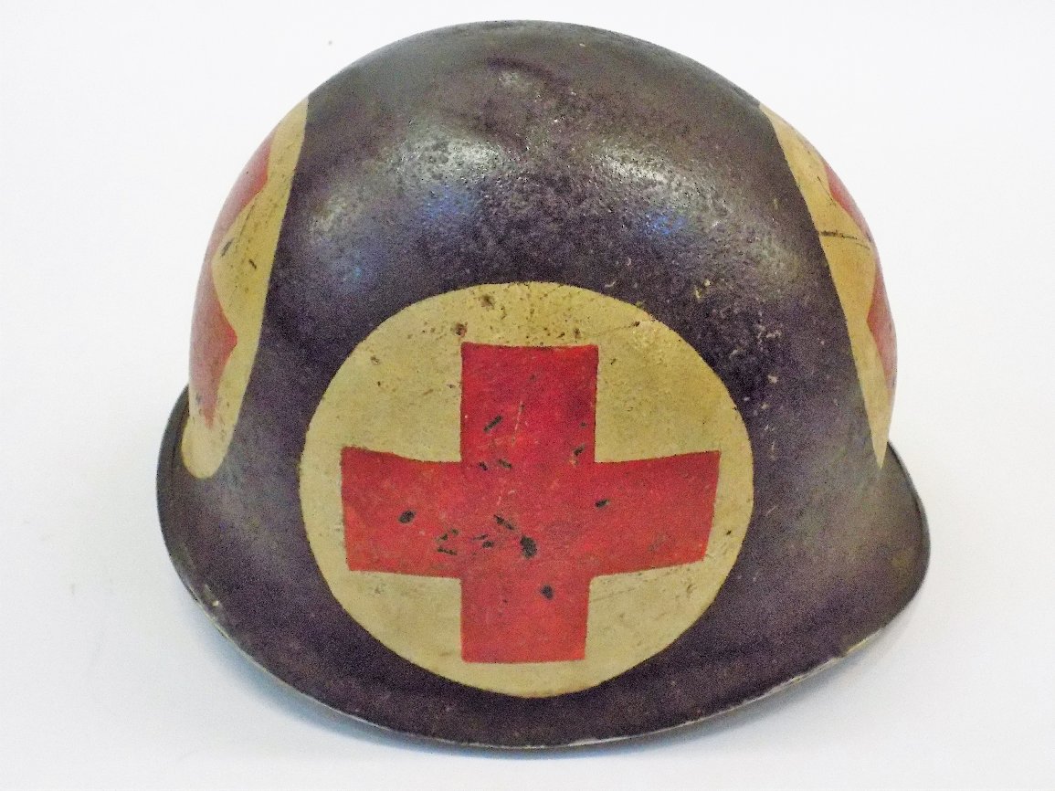 *Medics Helmet. WWII US MI Combat Medics Fixed Bale Helmet, green ...