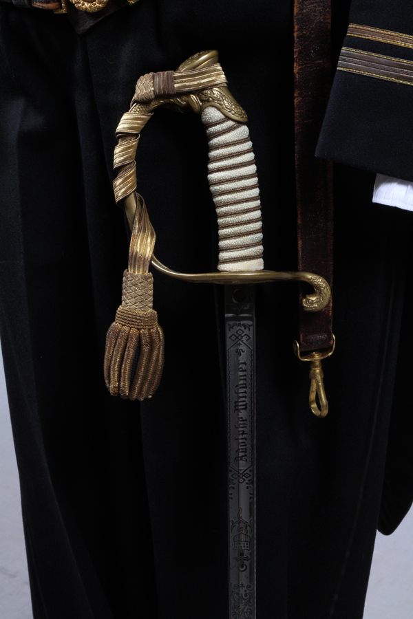 POST WWI U.S. NAVY MESS DRESS UNIFORM ENSEMBLE, WITH DRESS SWORD, C1930 ...