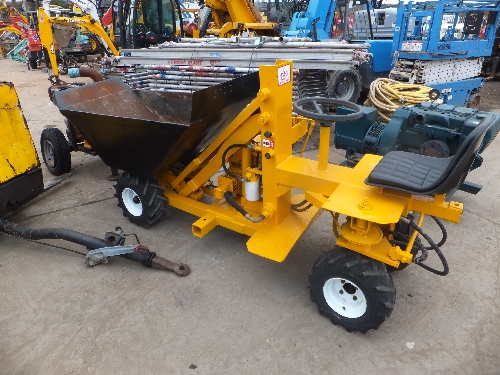Roughneck skip loading dumper