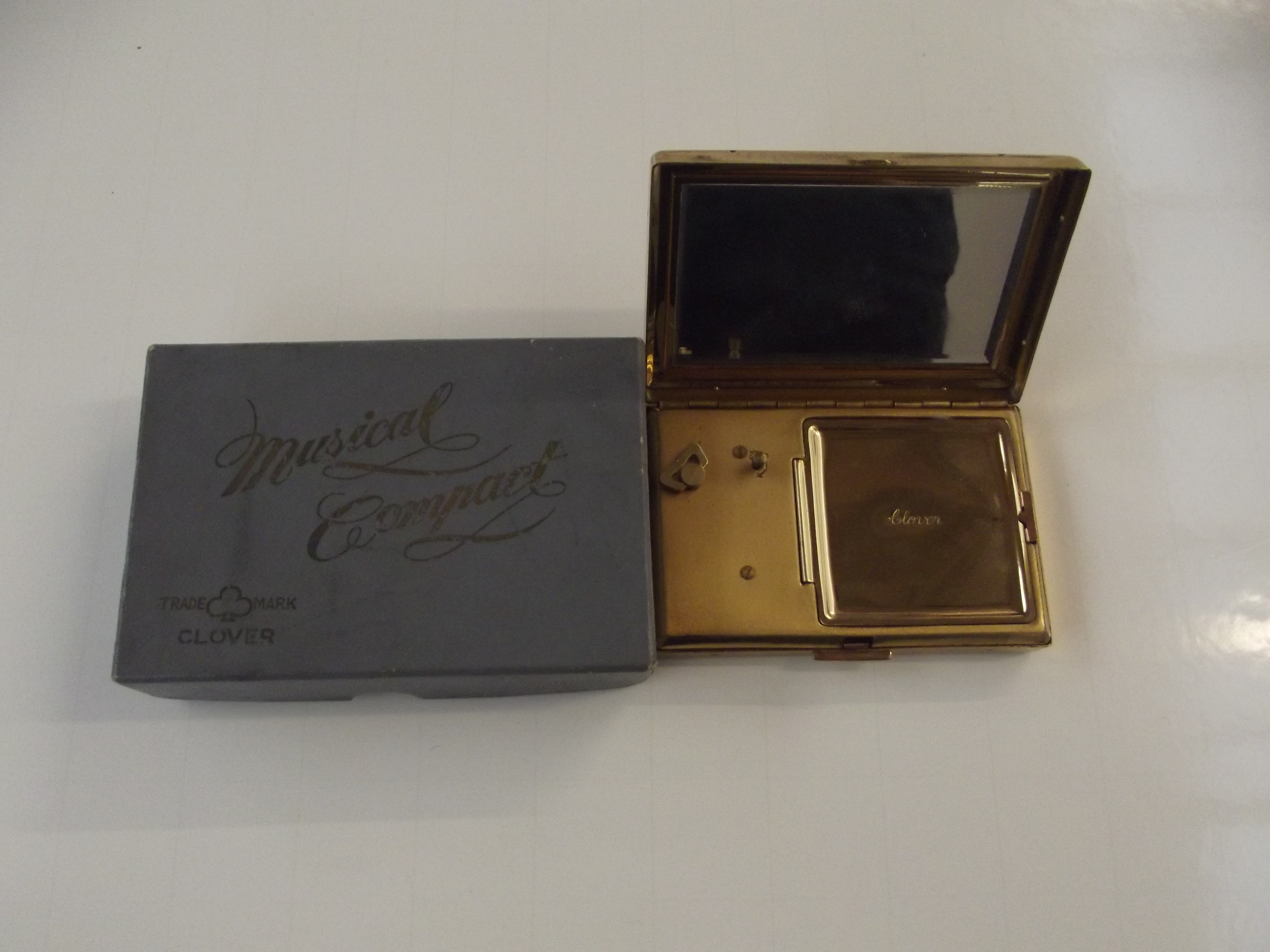 Musical compact by clover with original box