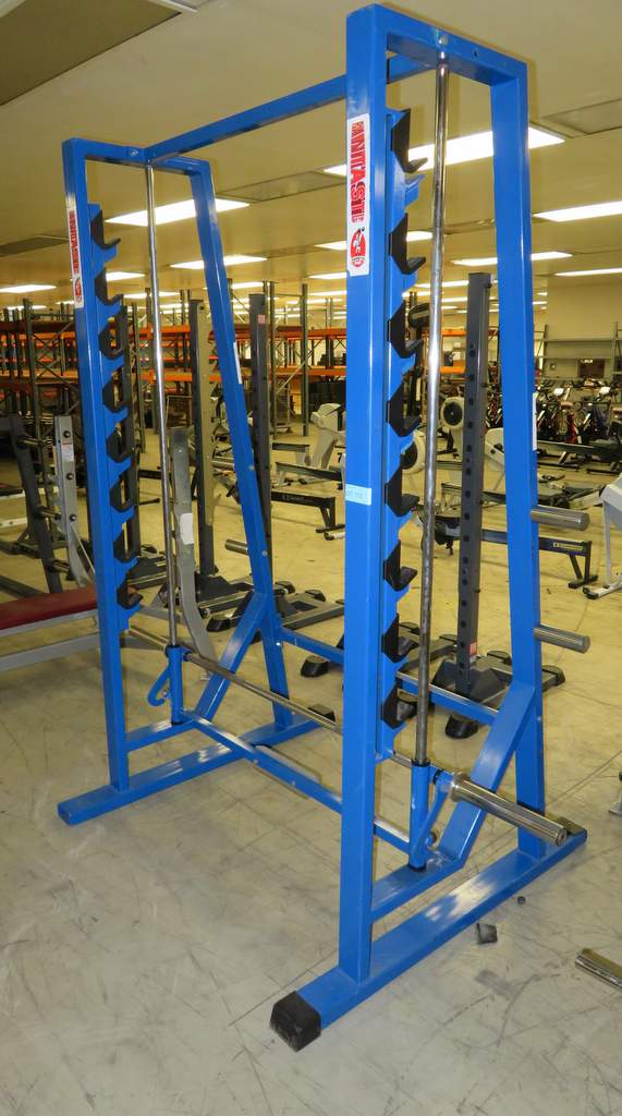 Panatta Sport Fantastic Smith Machine. Dimensions: 225x130x200cm (HxDxW ...