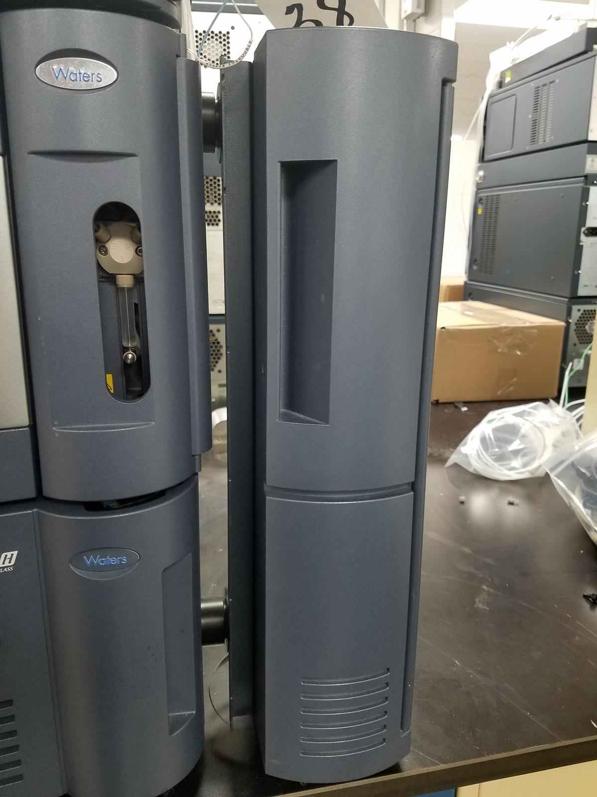 Waters Acquity UPLC, (Ref. Acquity #10), W/ Waters QSM Pump, S/N ...
