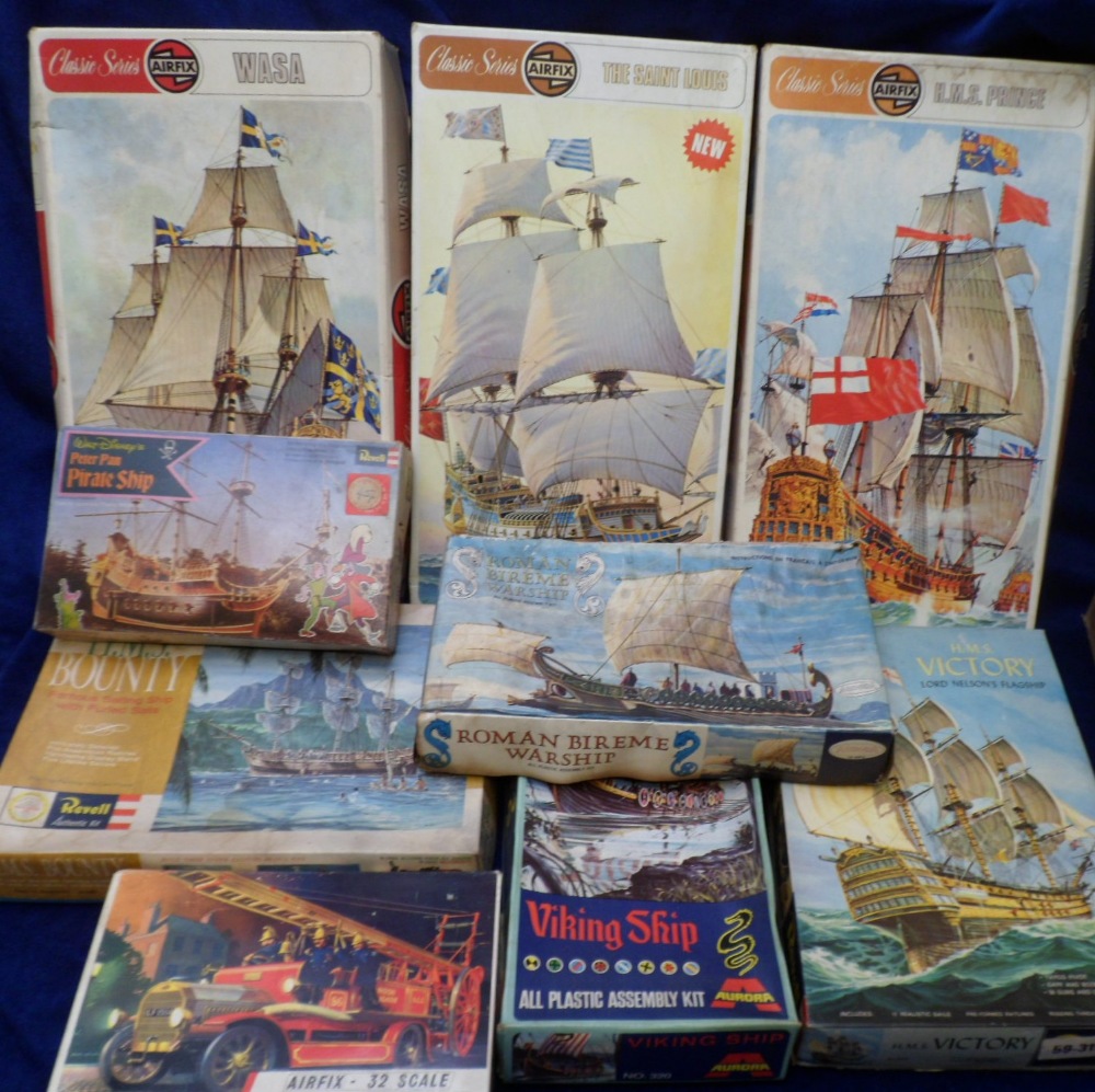 Models, a selection of 9 boxed model kits, 6 unmade, Airfix Classic ...