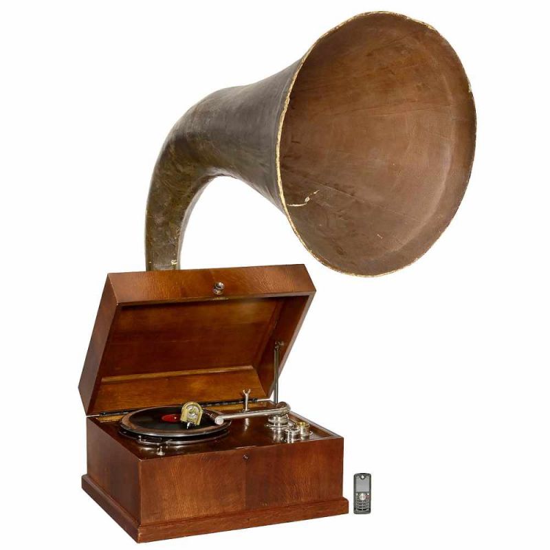 EMG Expert Junior Table Grand Gramophone, c. 1930 British handmade horn ...