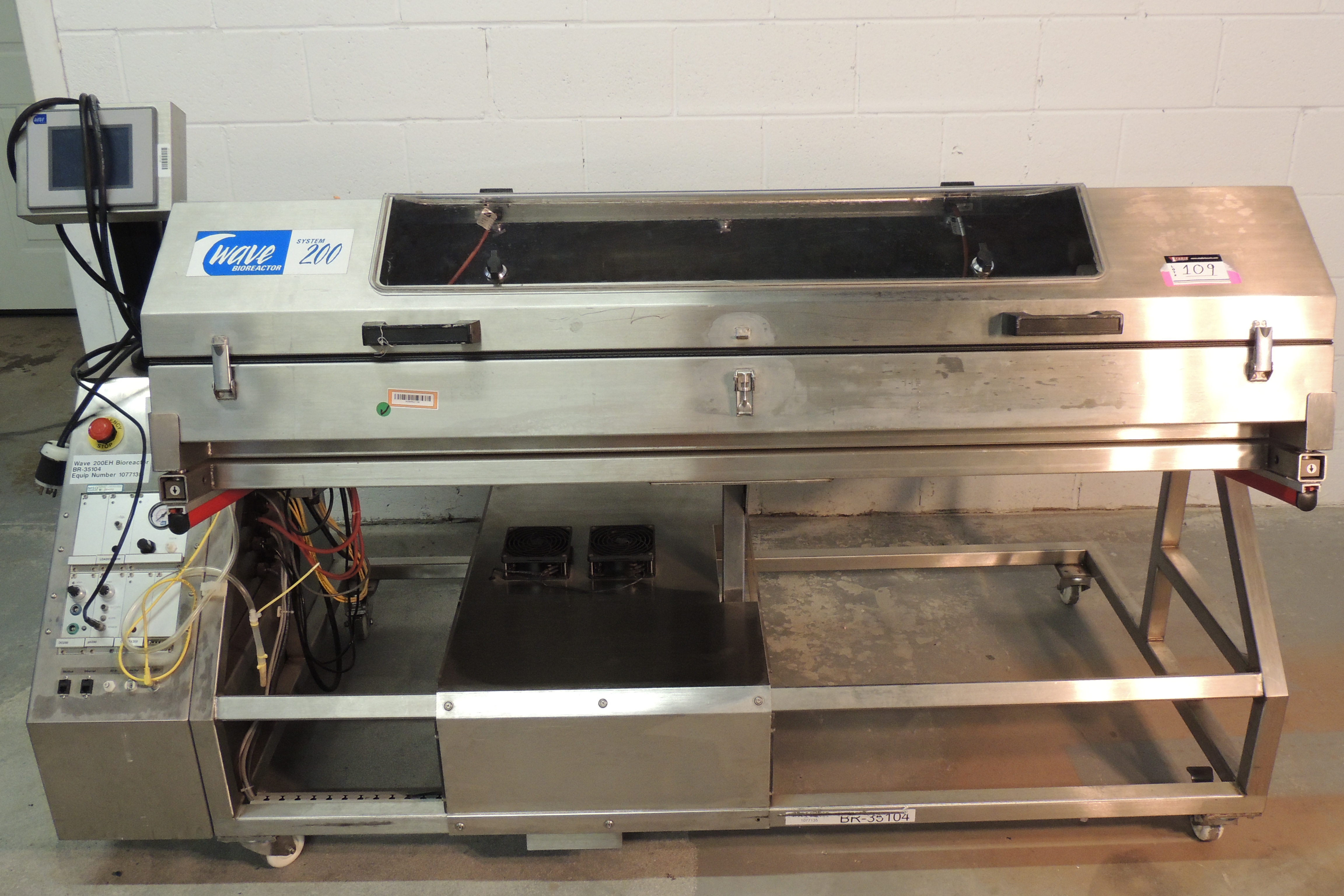 Wave-Biotech 200EH. Wave Bioreactor #BR-35104 (BL2 200EH), includes ...