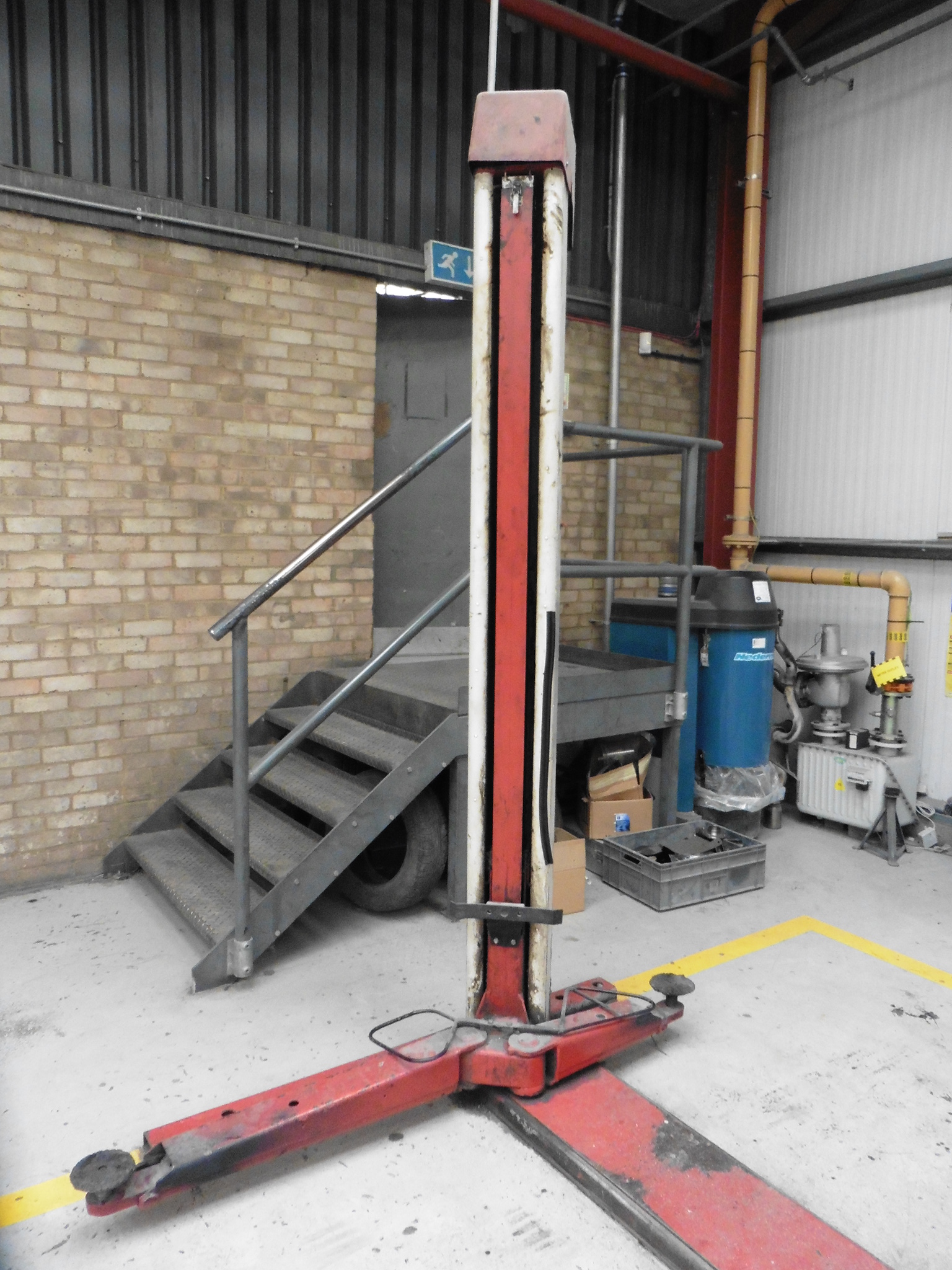 Stenhoj 2 tonne two-post car lift, Type 3TBSAU161, S/N 614, Year 1993