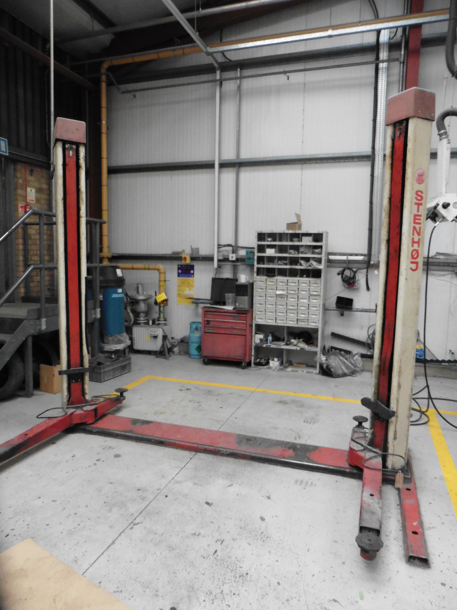 Stenhoj 2 tonne two-post car lift, Type 3TBSAU161, S/N 614, Year 1993