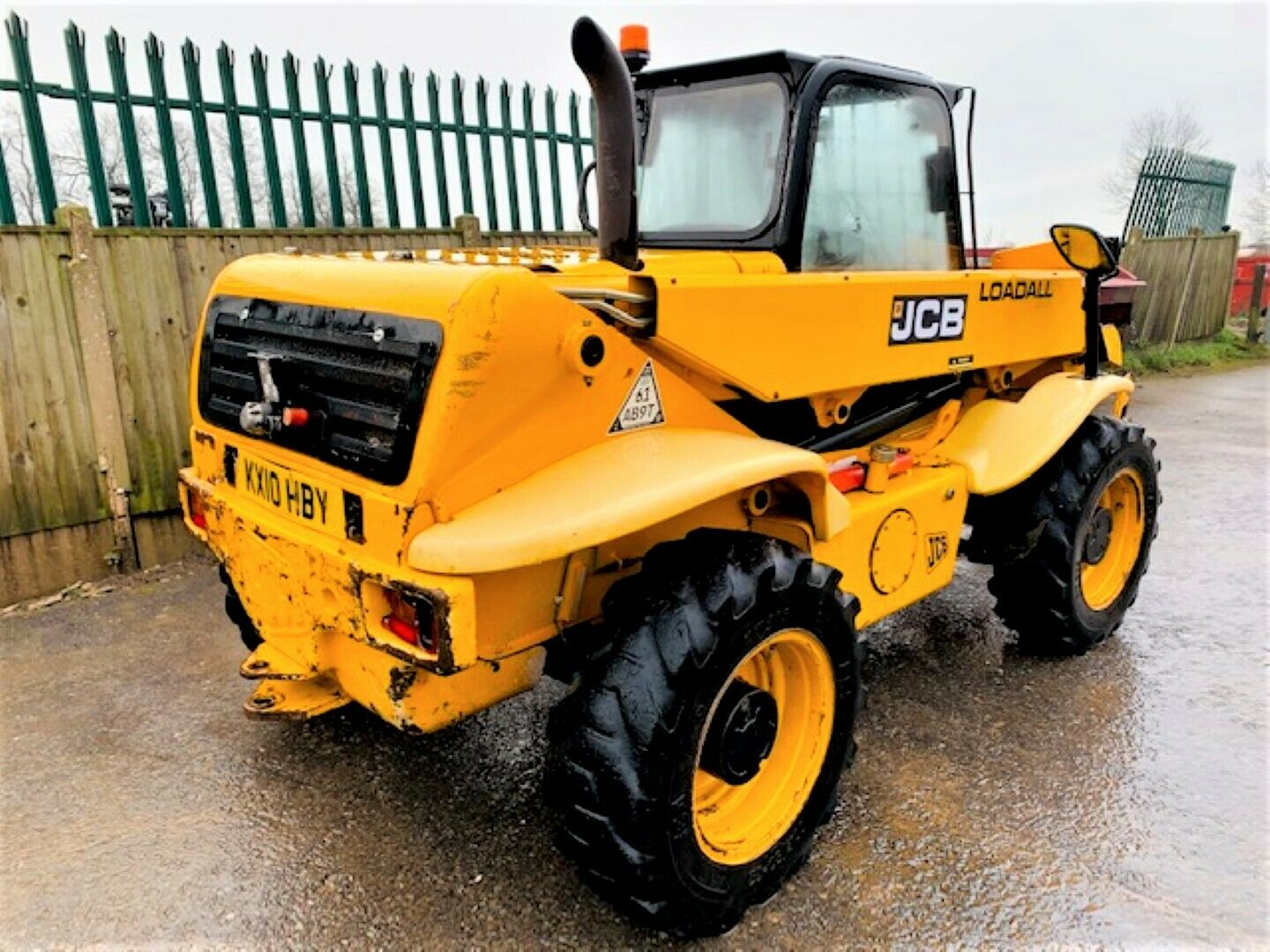 JCB Telehandler 2010. 2000 kg Lift. 5 M Reach. Piped. Moulded Tyre's ...