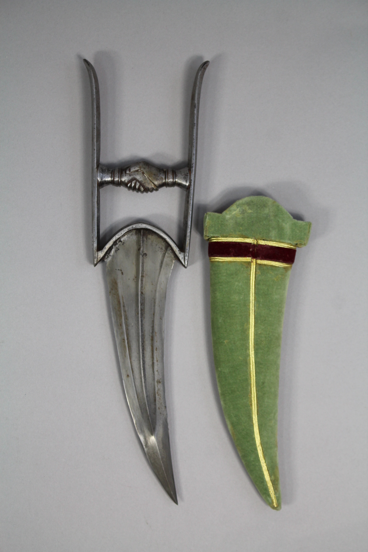 Indian dagger katar of rare curved form with scabbard. 37cm overall ...