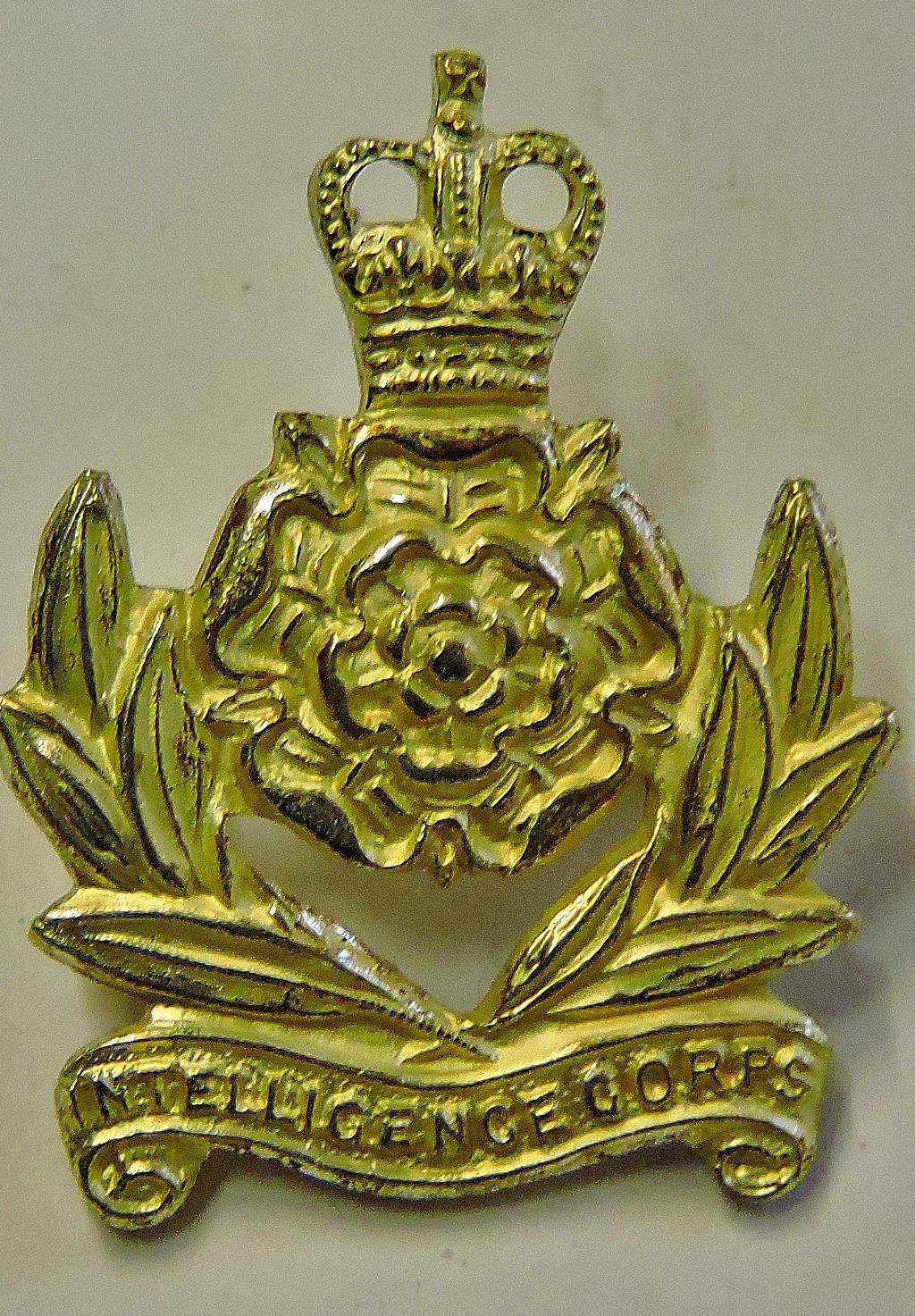 Intelligence Corps Officers Beret/ Side cap badge EIIR.