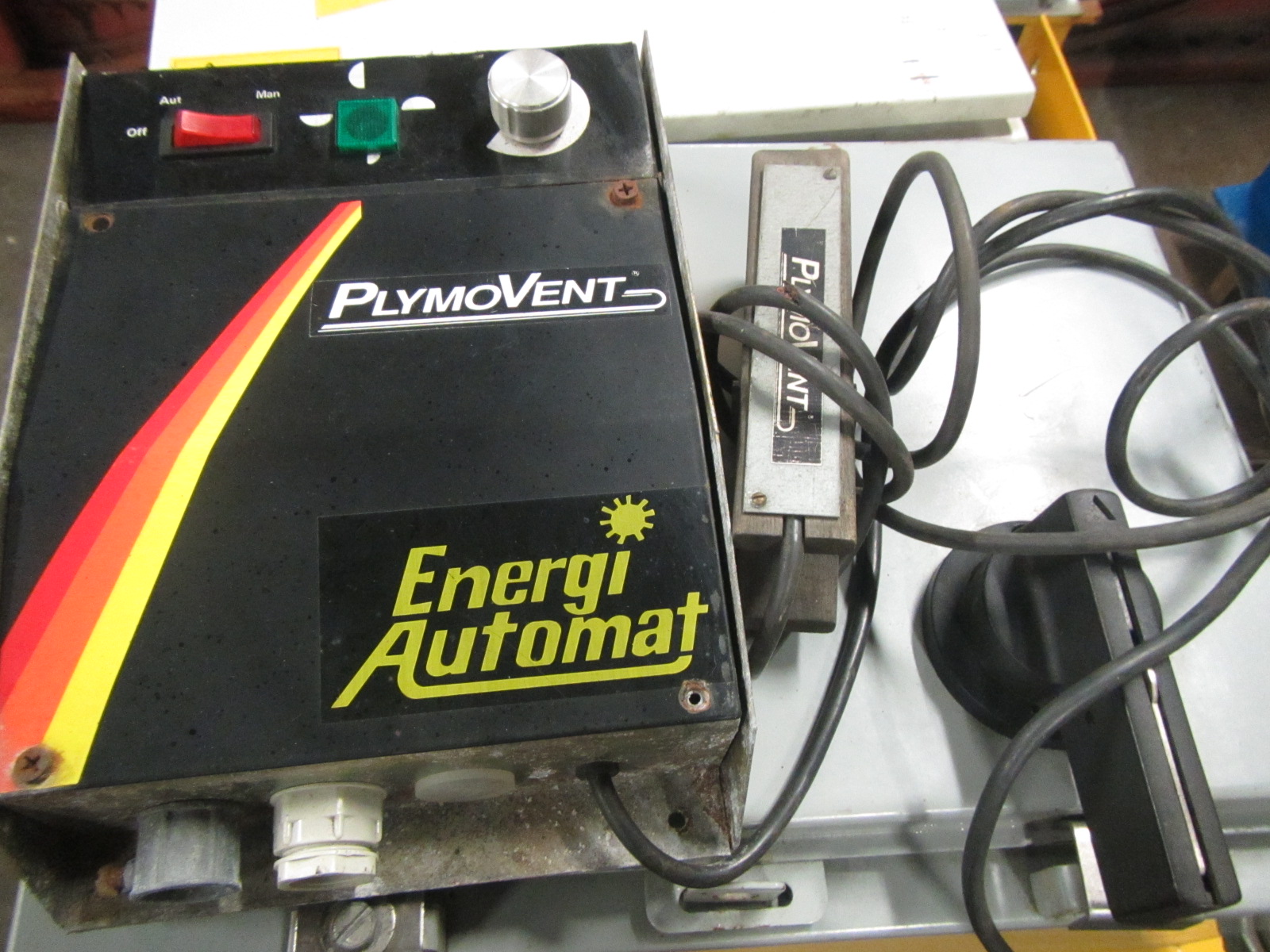 Plymovent model MF-3000 Fume Extractor with MultiSmart Arm extended ...