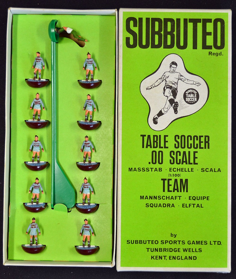 Subbuteo Table Soccer 00 Scale Team in original box, with colours of ...