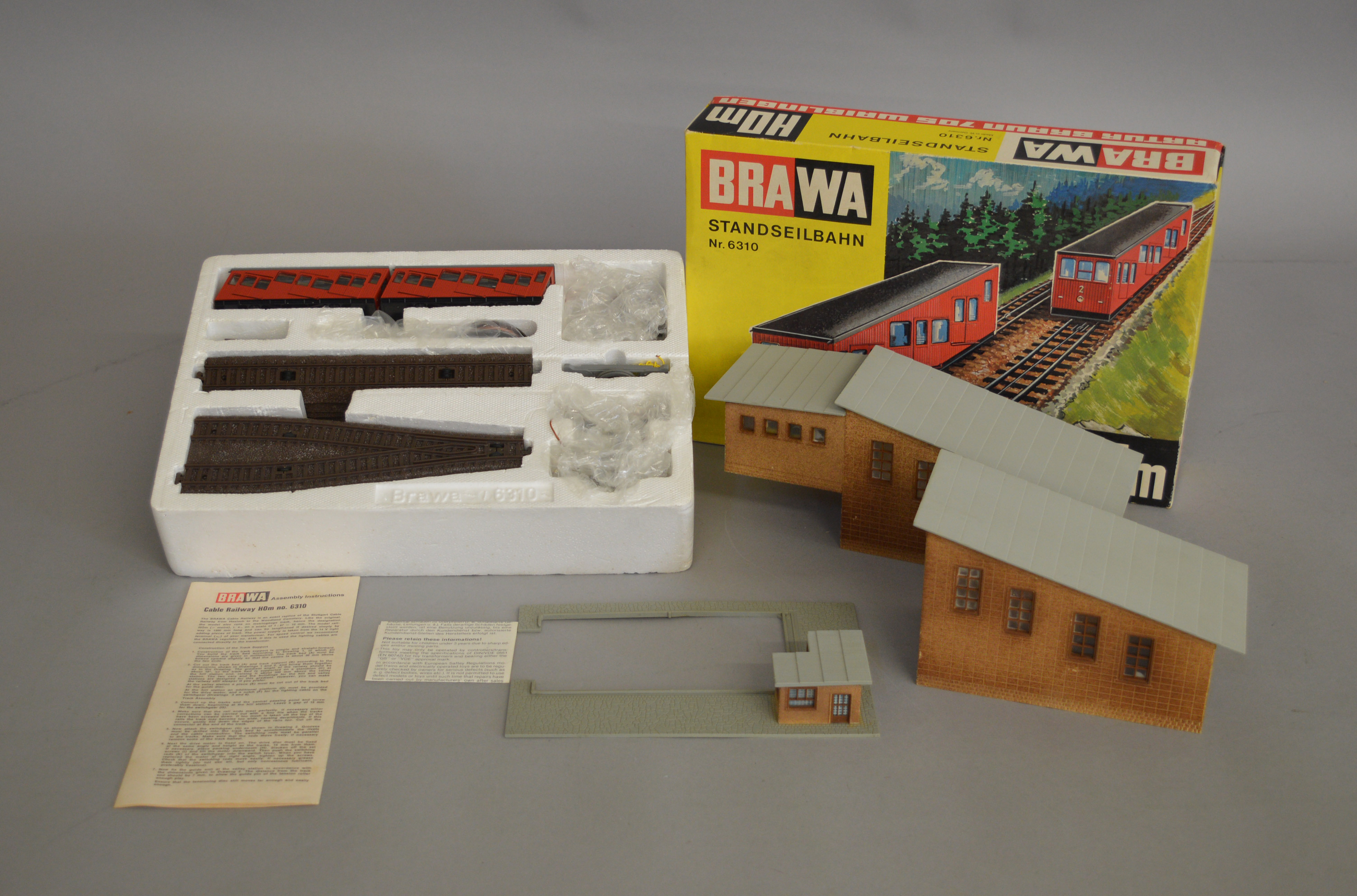 HOm Gauge. A boxed Brawa #6310 'Standseilbahn' Funicular Cable Car set ...