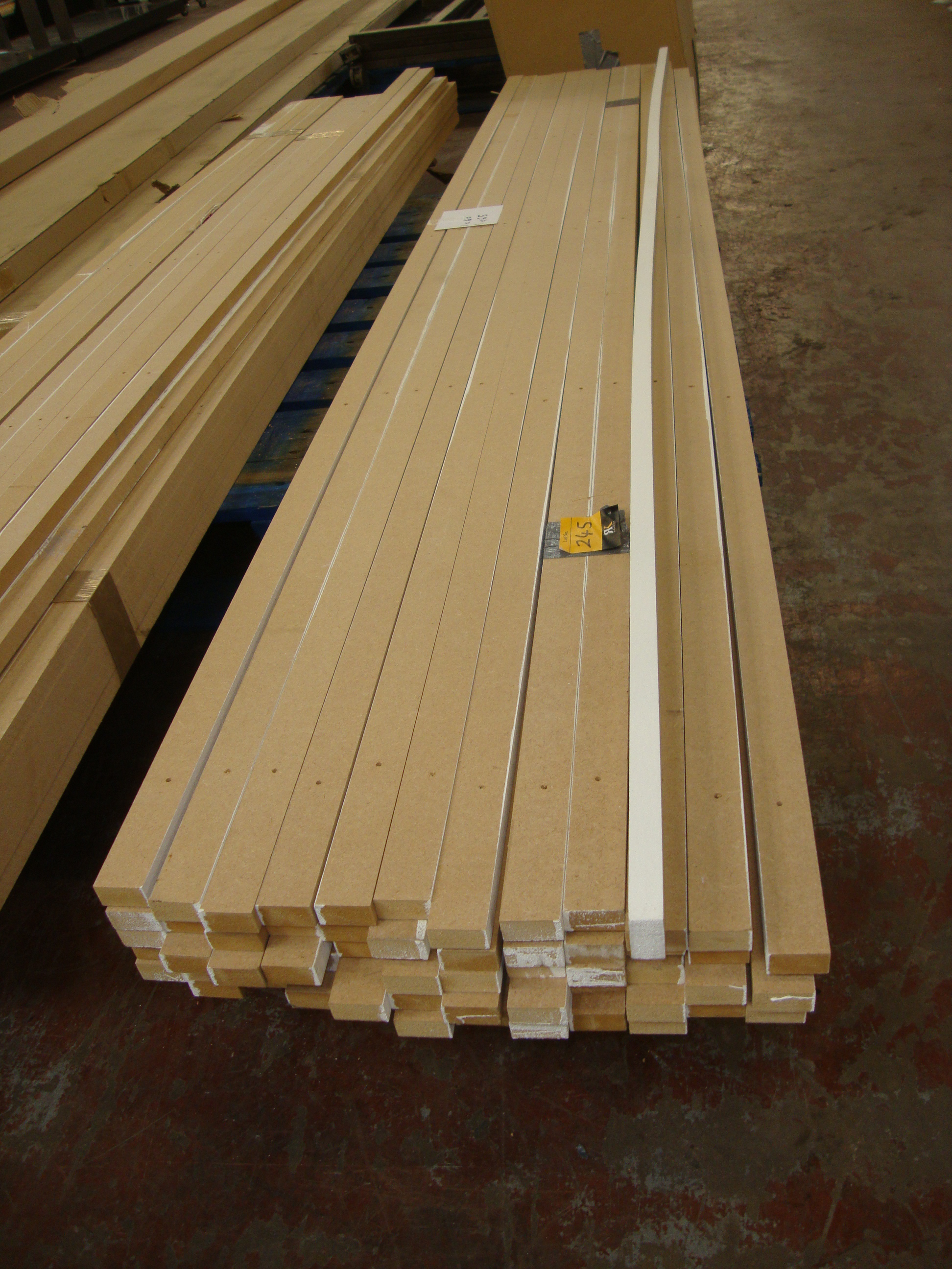 60 lengths of 2440mm shadow batten