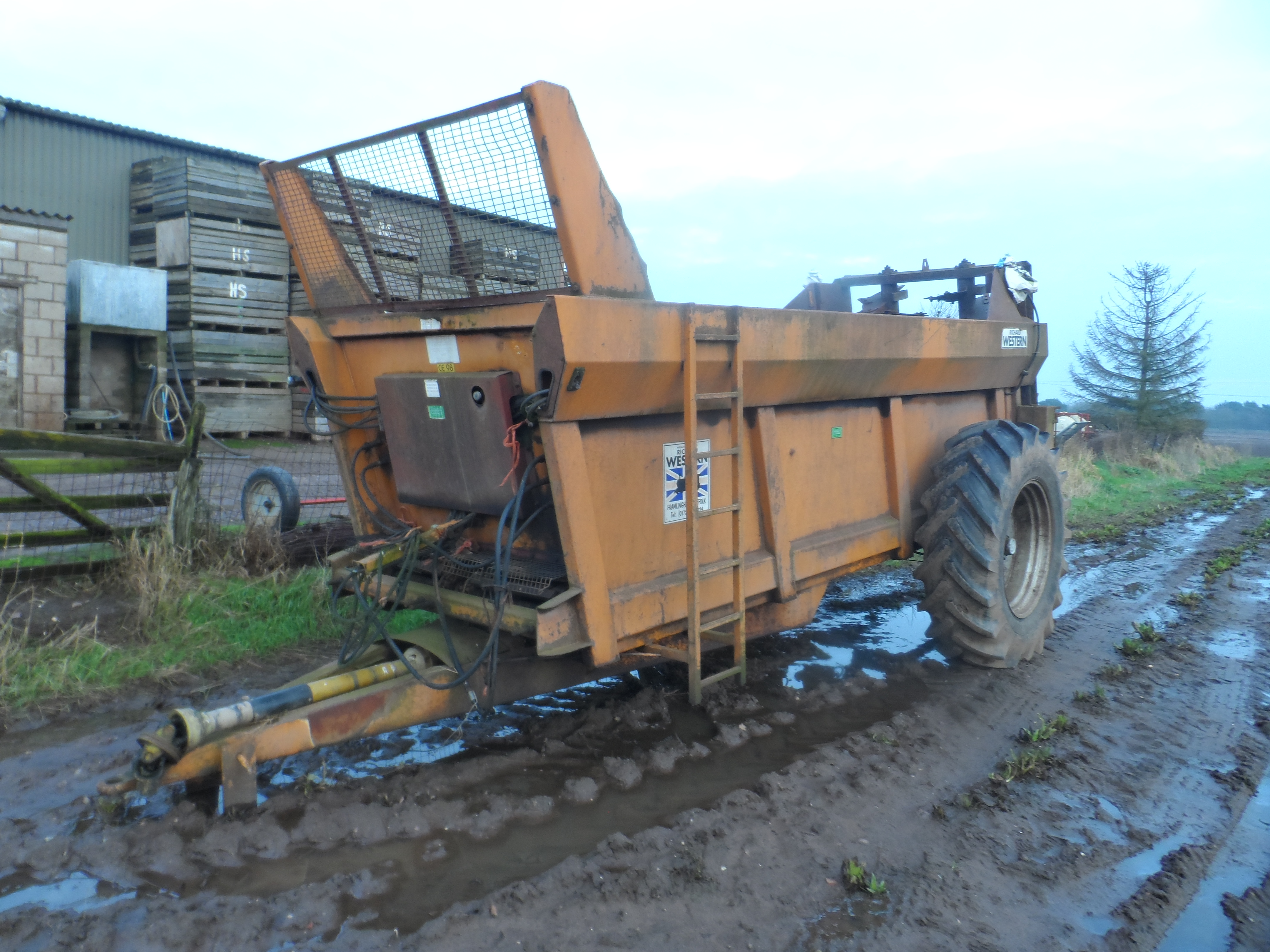 RICHARD WESTERN 10ft MUCK SPREADER