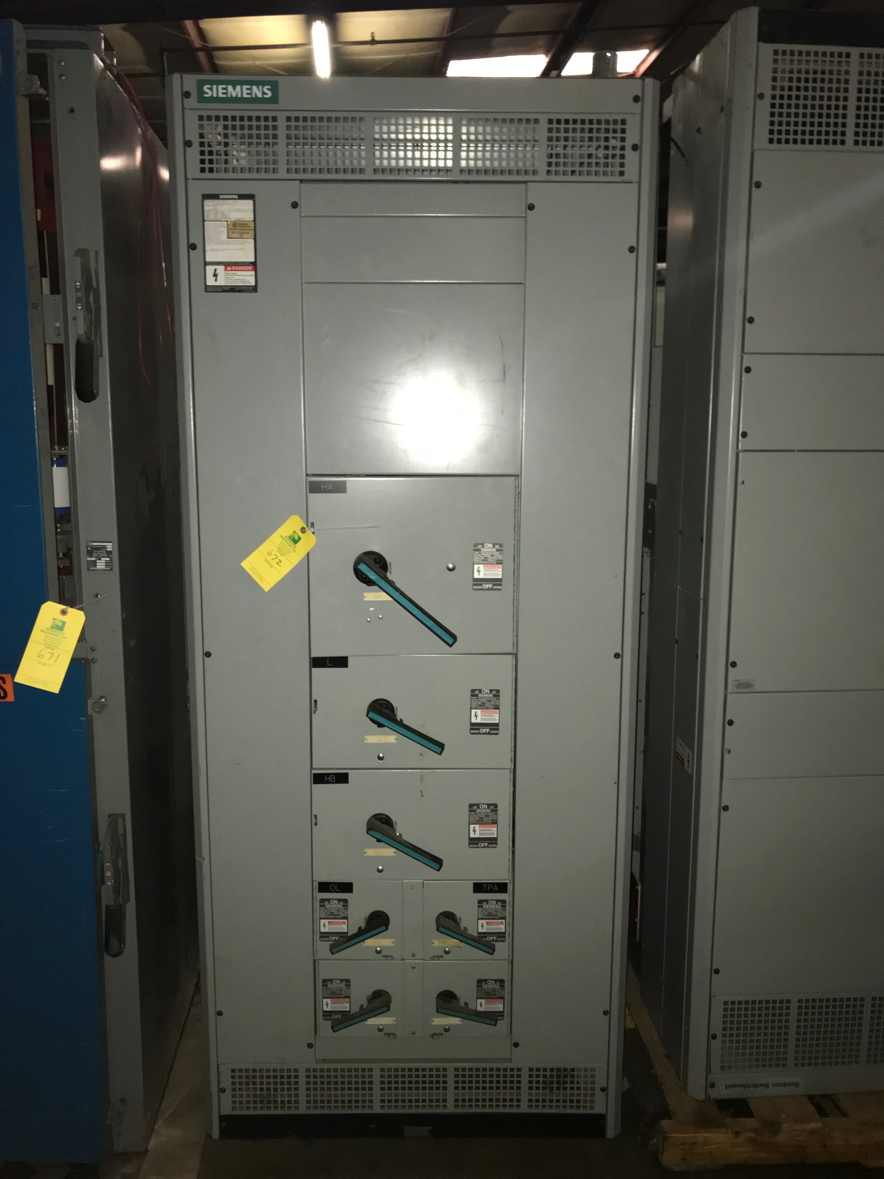 Siemens Switchboard/ Electrical Enclosure Cabinet, 480Y/277V, 600 Max ...