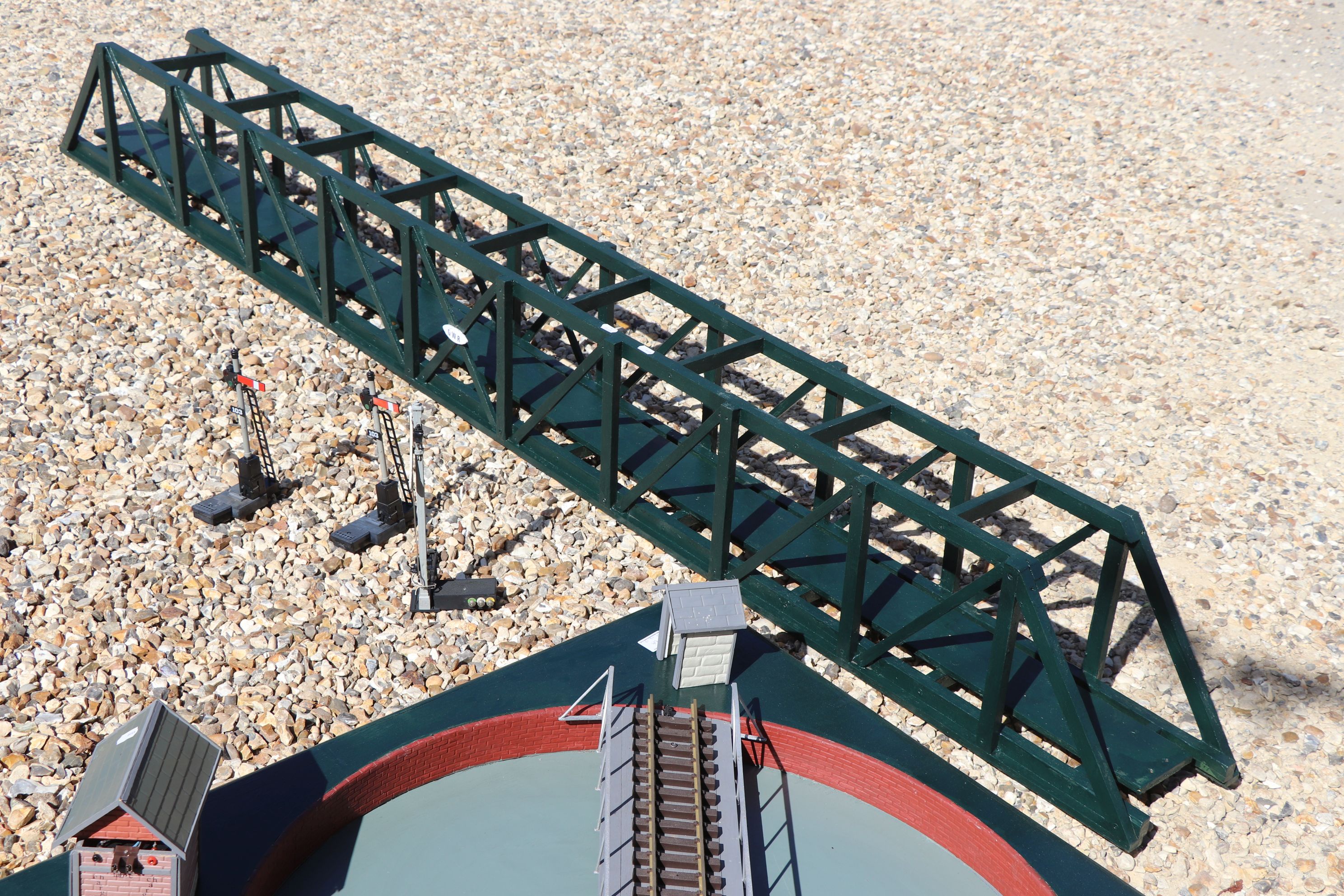 G Scale model railway - Electric rotating custom built turntable (37" x ...