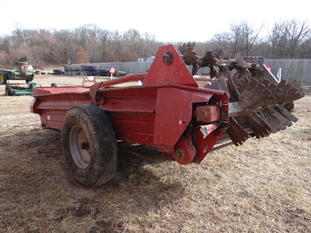 Case IH 550 Manure Spreader Double Beater w/ 540 PTO w/ Hyd. End Gate