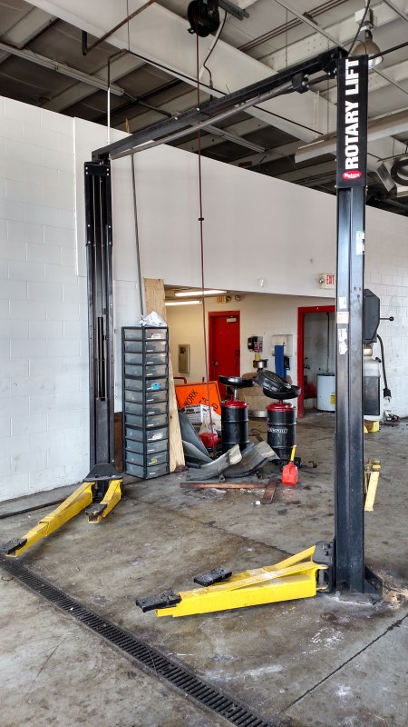 Rotary SPOA10N700 / 10,000 Lb. 2-Post Surface-Mount Lift (Model Year ...