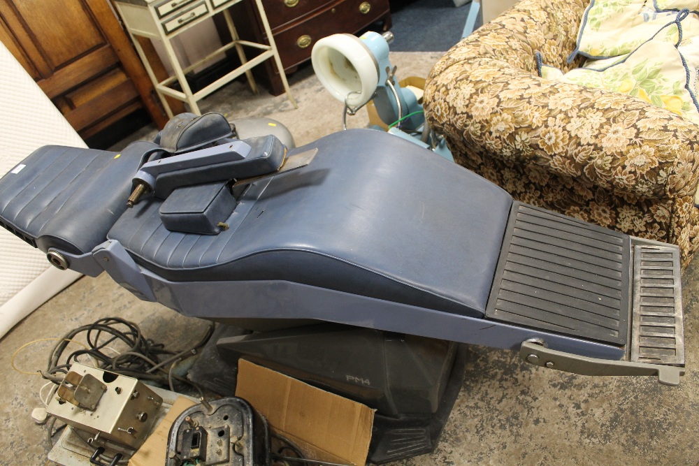 A VINTAGE DENTISTS CHAIR A/F