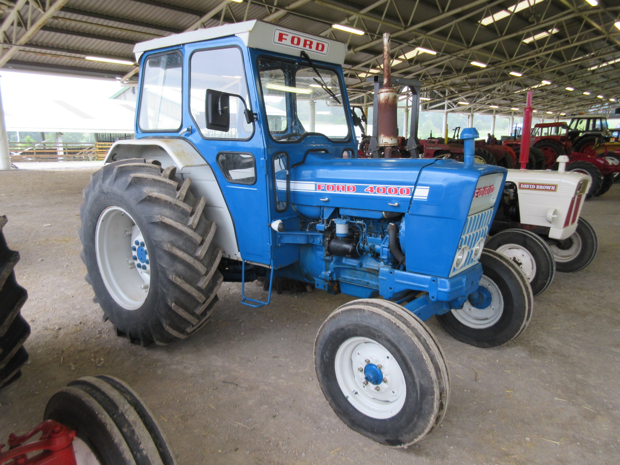 1976 FORD 4000 4cylinder diesel TRACTOR Reg. No. B893403 Fitted with ...
