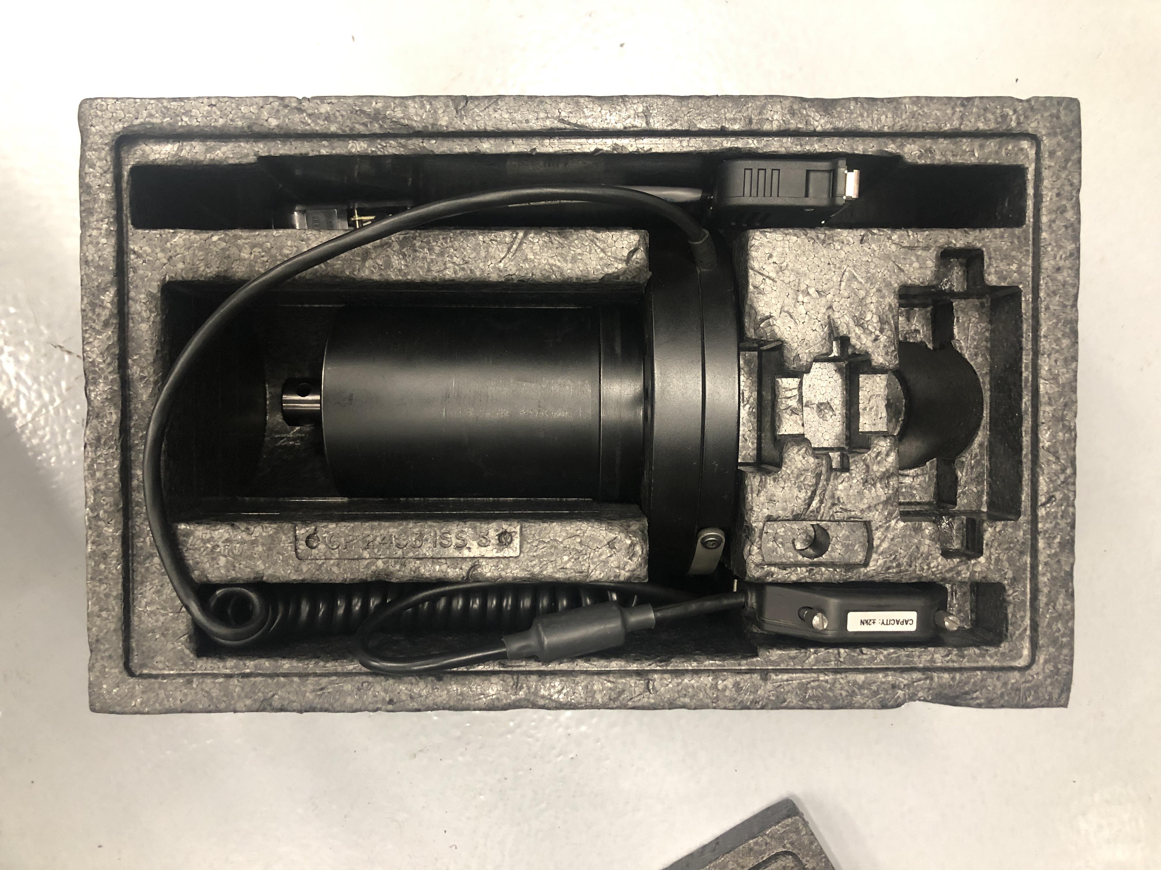 Instron, 5569 Dual column table top tensile tester including computer ...