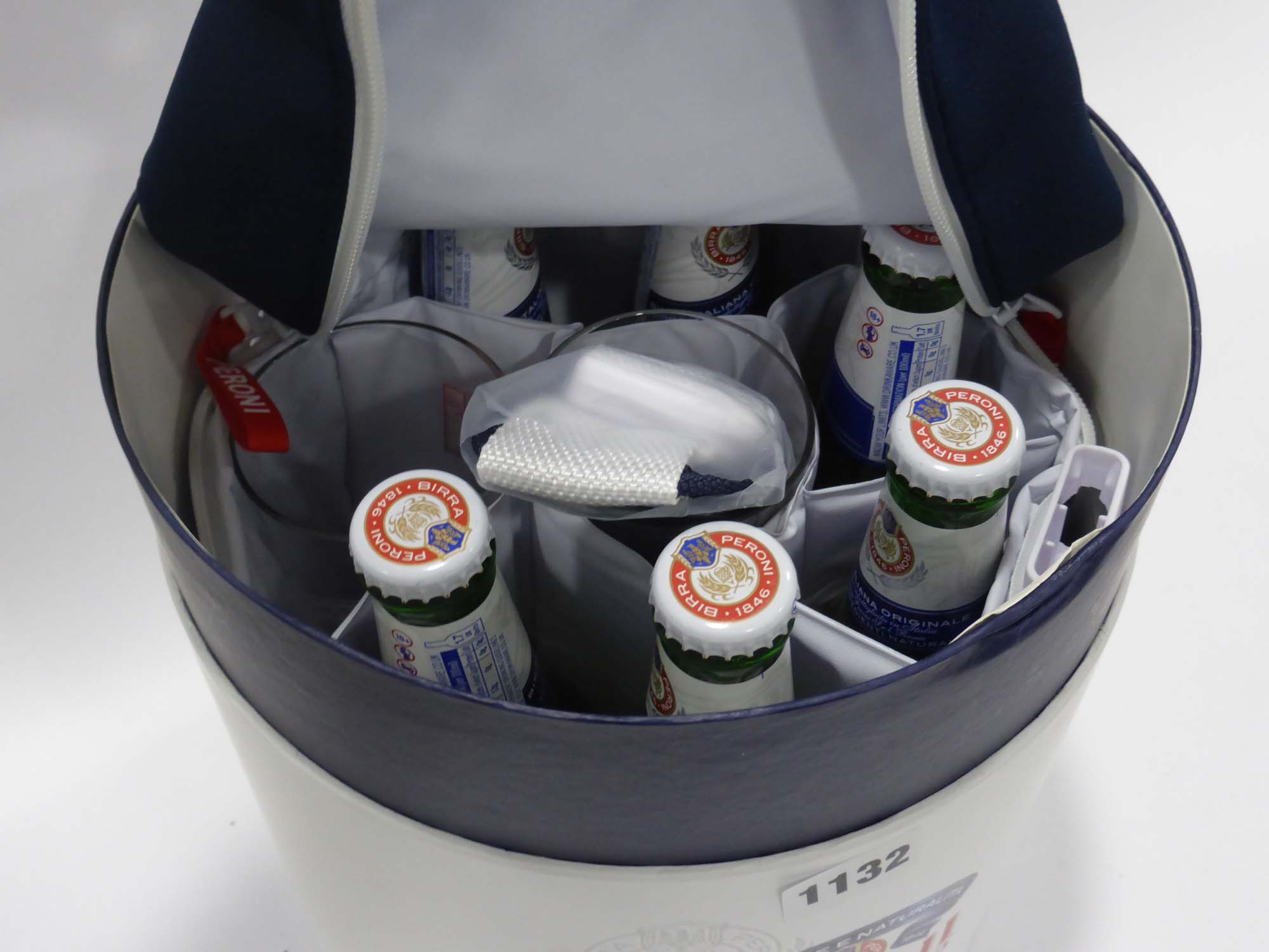 A Peroni gift set of 6x 330ml bottles, cooler bag & 2 glasses (Note VAT ...