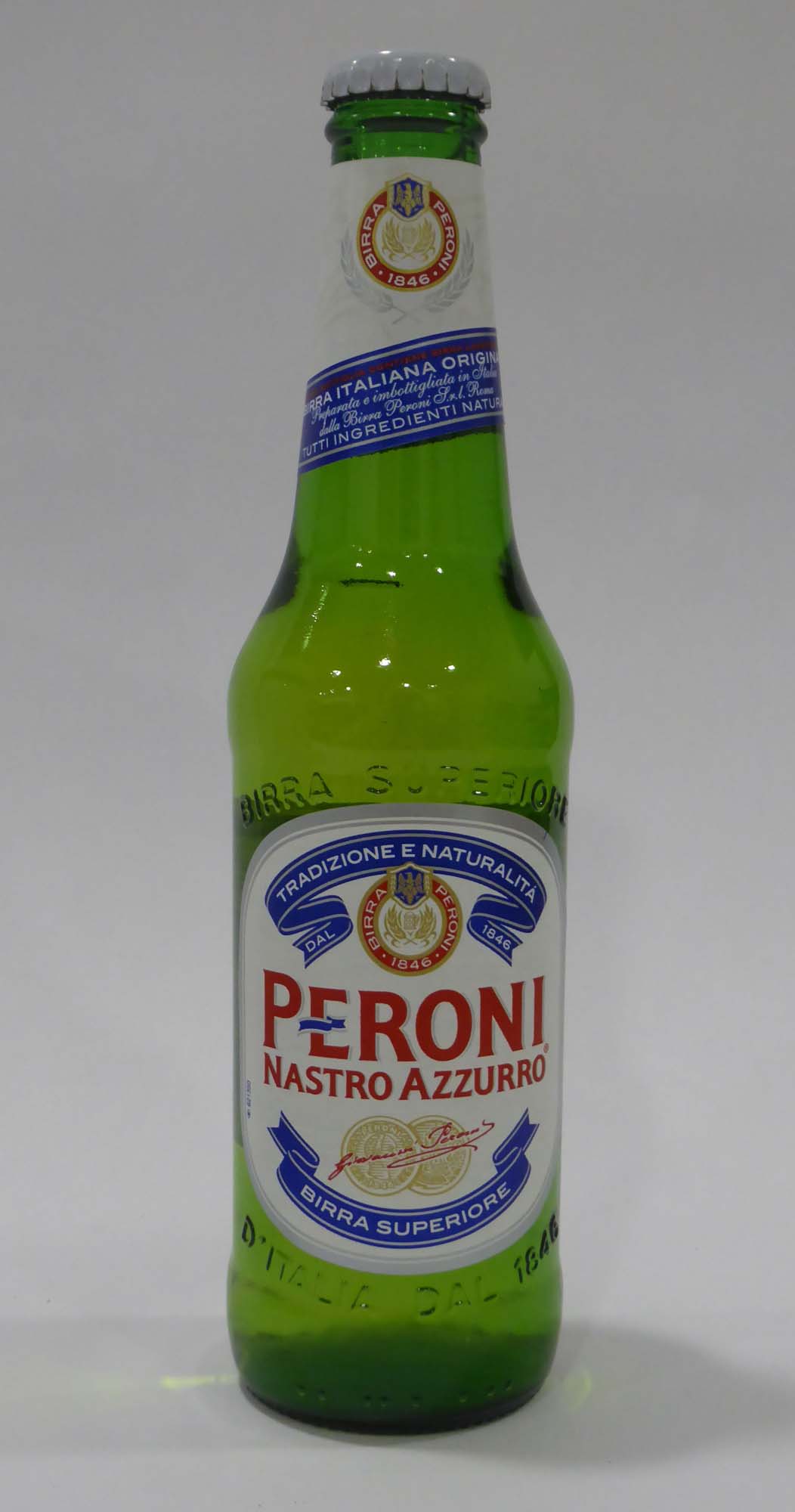 A Peroni gift set of 6x 330ml bottles, cooler bag & 2 glasses (Note VAT ...