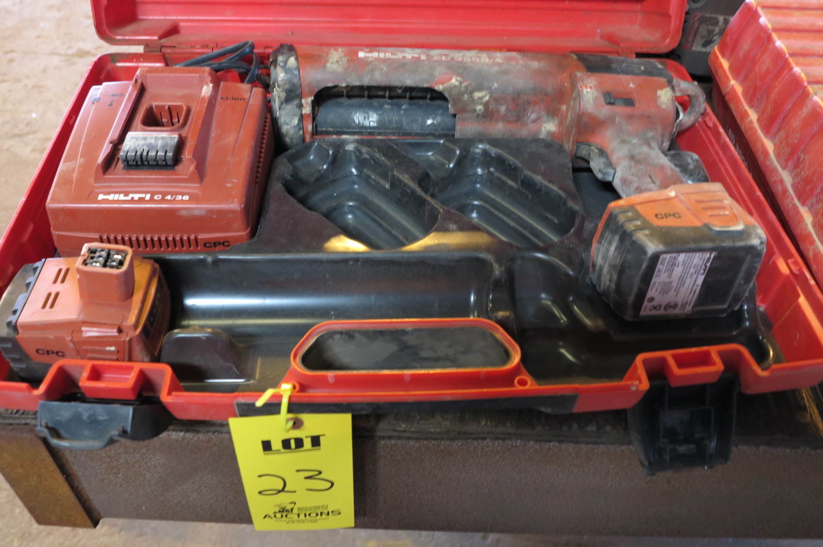 HILTI CORDLESS EPOXY GUN, MODEL HIT-ED-3500-A, W/CASE & BATTERIES