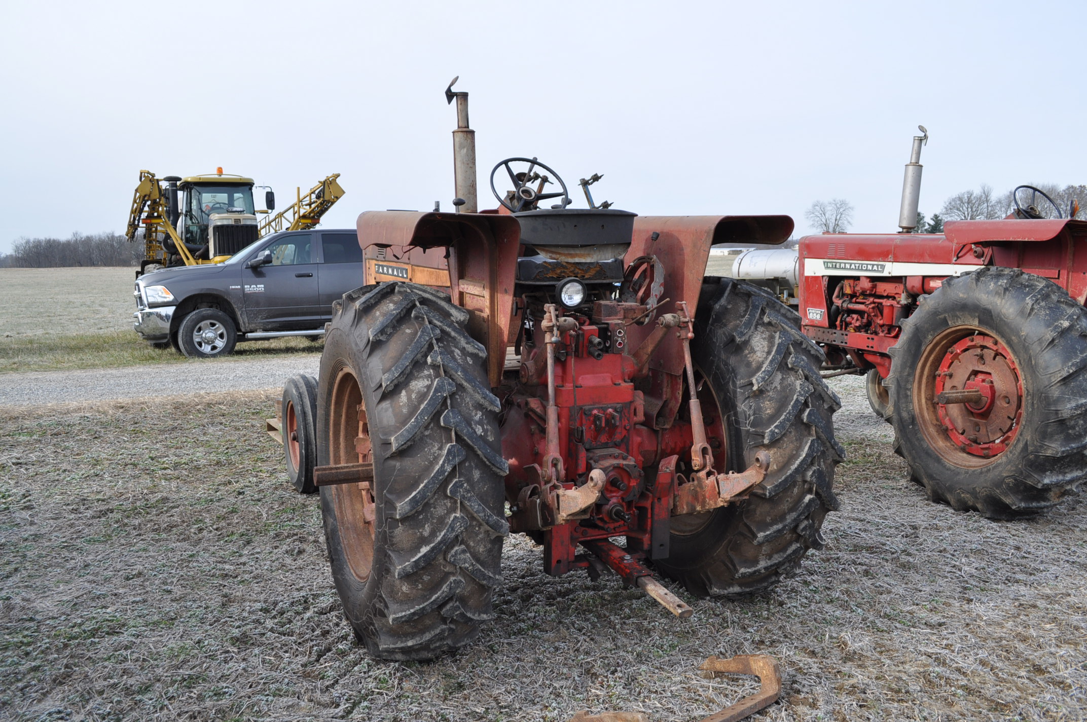 IH Farmall 806 tractor, diesel, new 18.4-34 tires, 7.50-18 front tires ...
