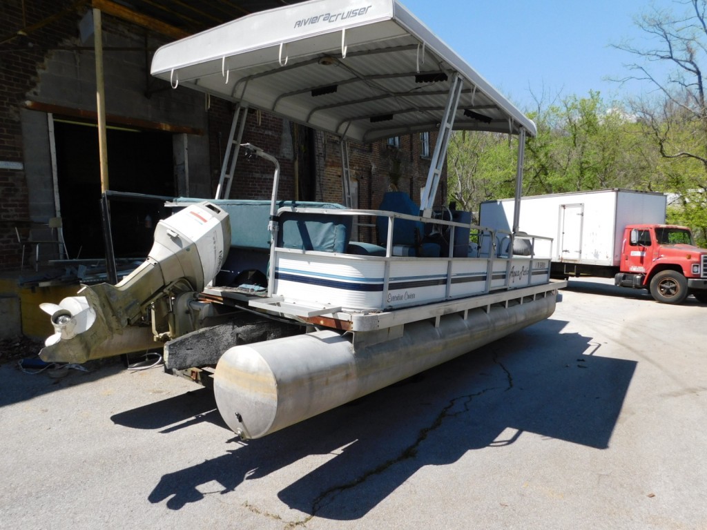 Executive Cruiser Aqua Patio 24' Pontoon Boat, W/Evinrude 70hp Outboard ...