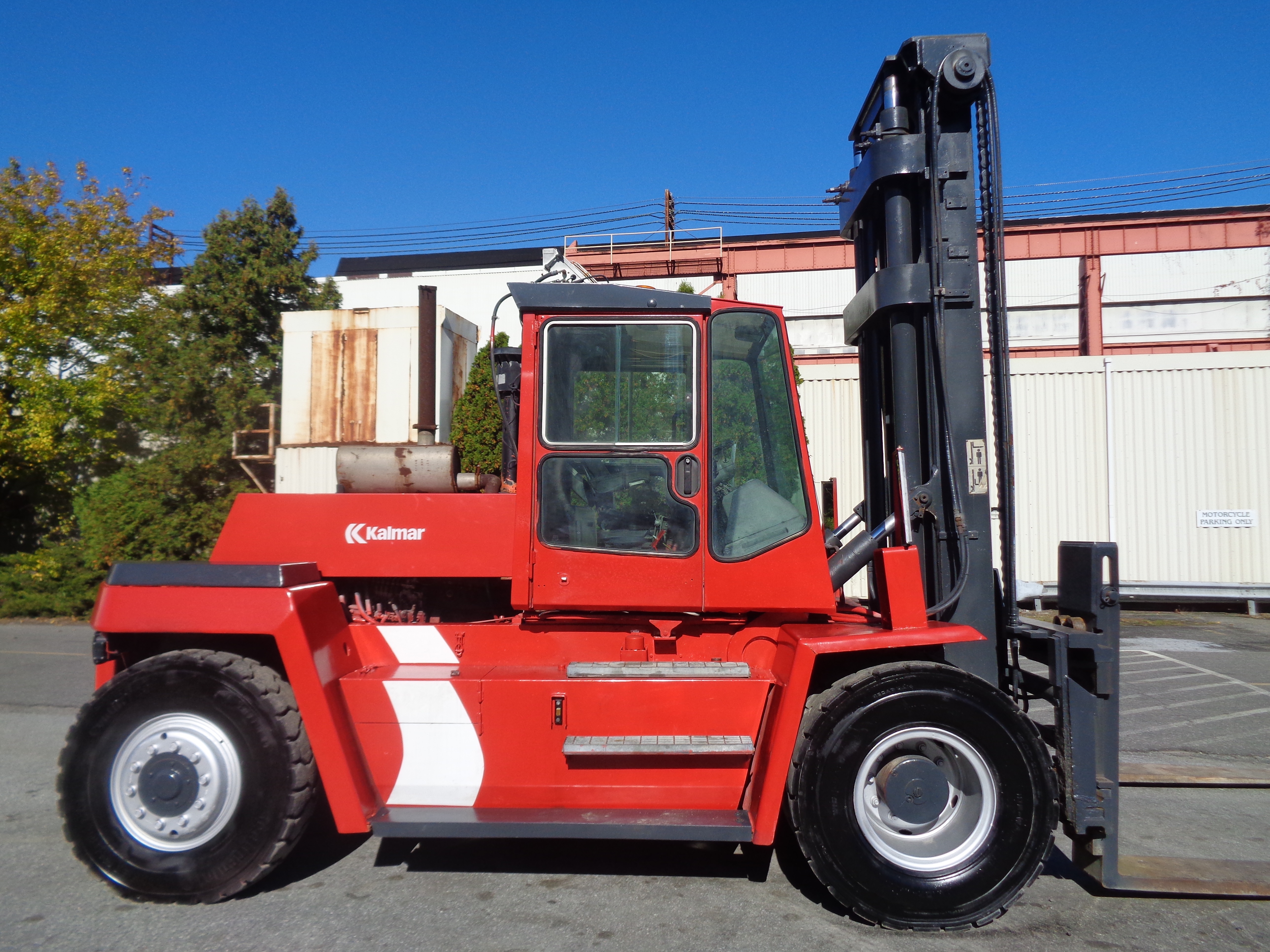 Make: Kalmar Model: 136-6 SN: T331030331 Diesel Capacity: 30,000lbs ...