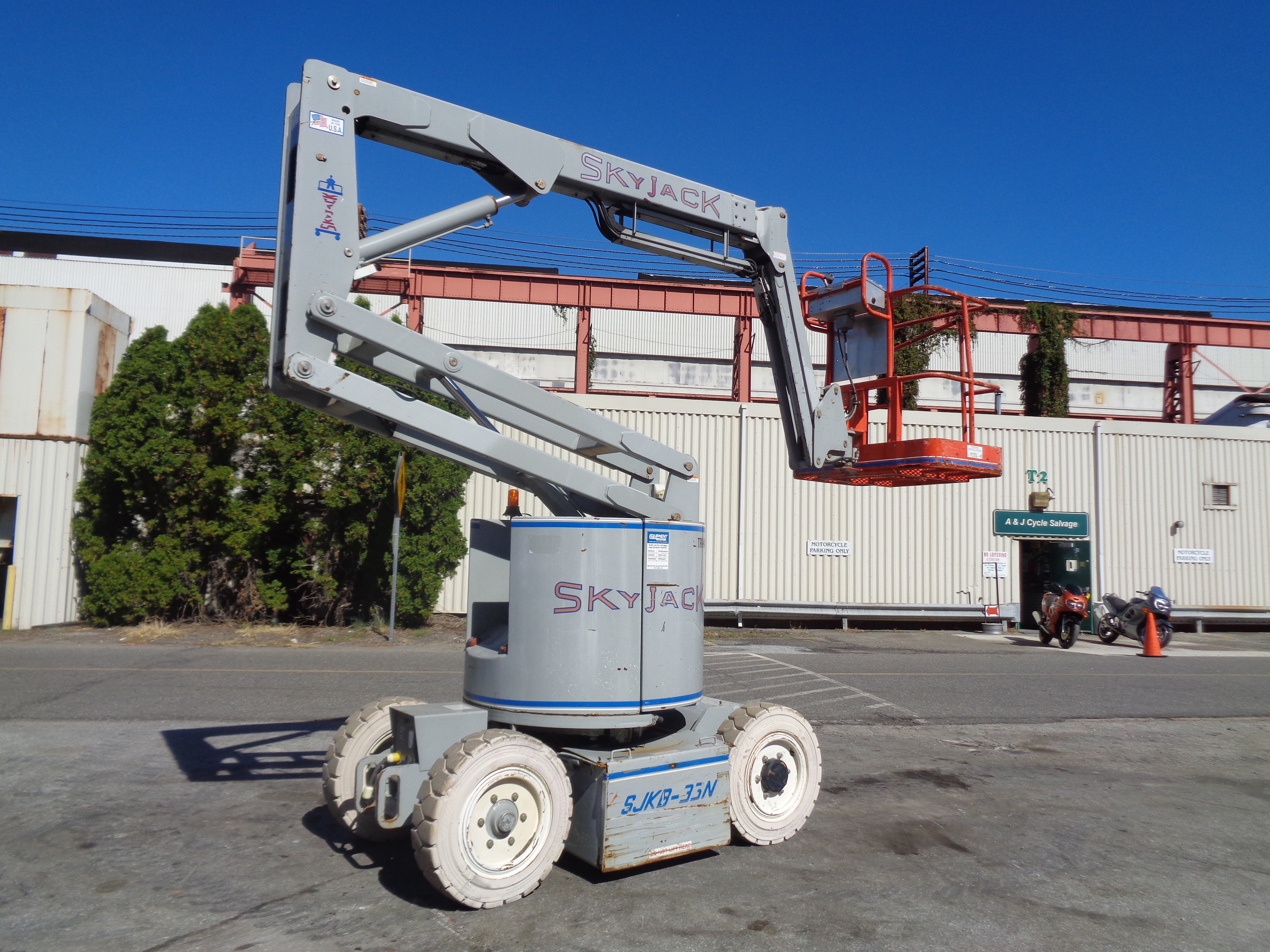 Make: Skyjack Model: SJKB-33N SN: 90433 Height: 33ft Ground and ...