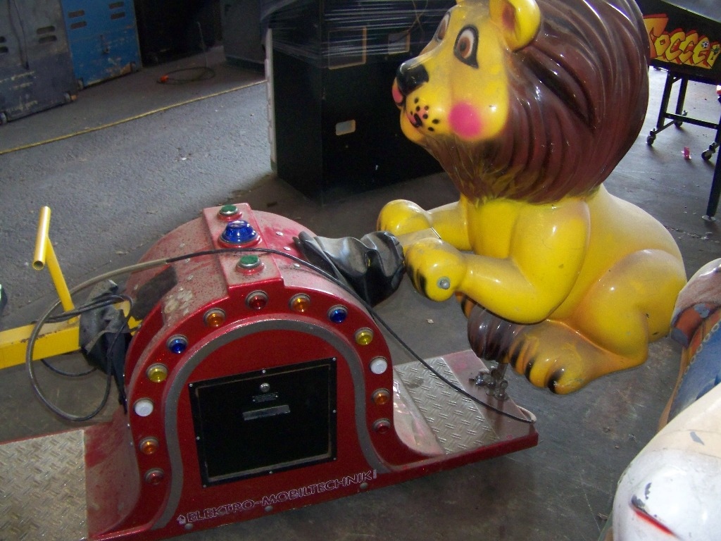 UP & DOWN LION SEE SAW KIDDIE RIDE COIN OP Item is in used condition ...