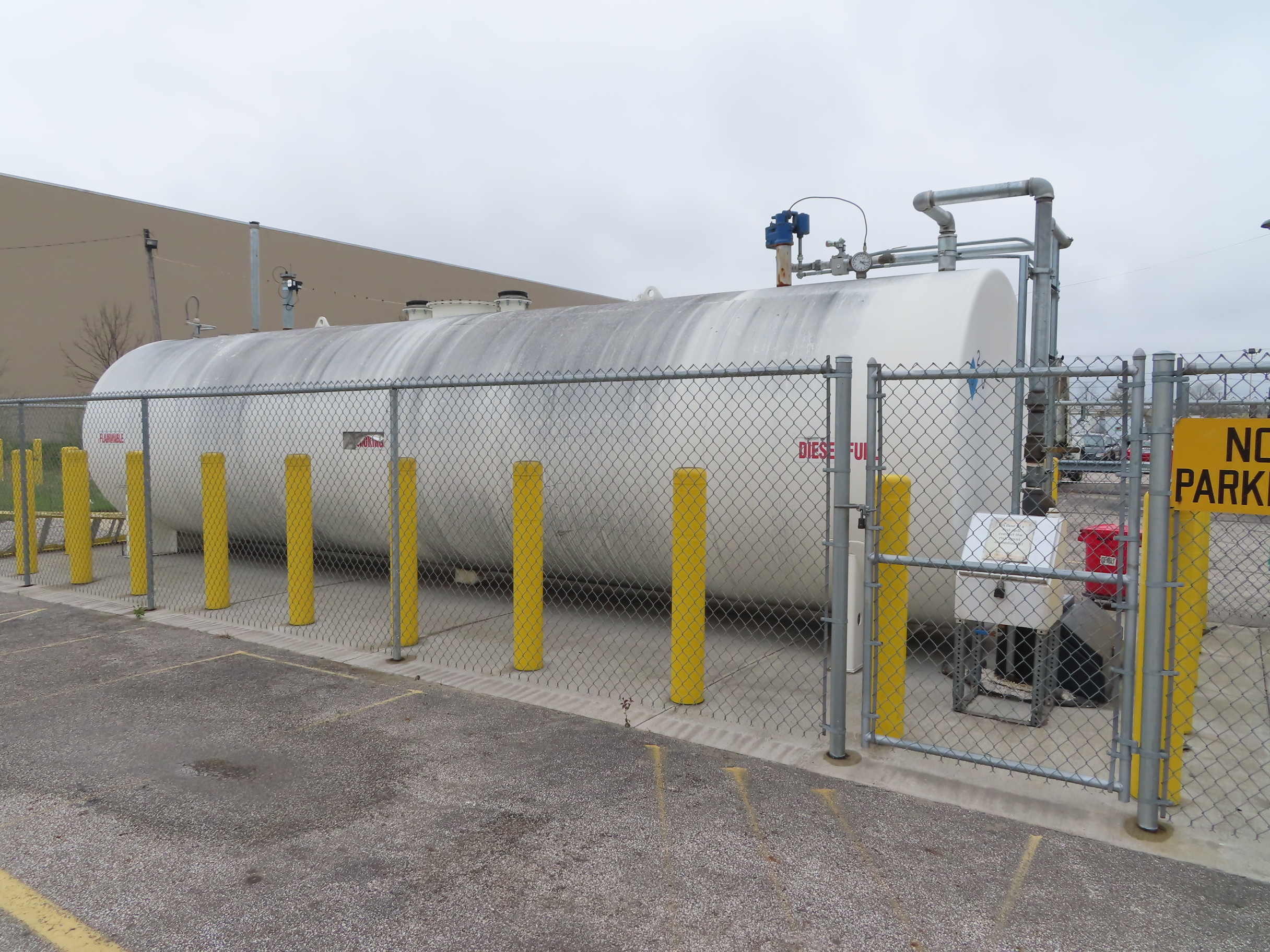 10,000 gallon Diesel storage tank with (2) diesel pumps