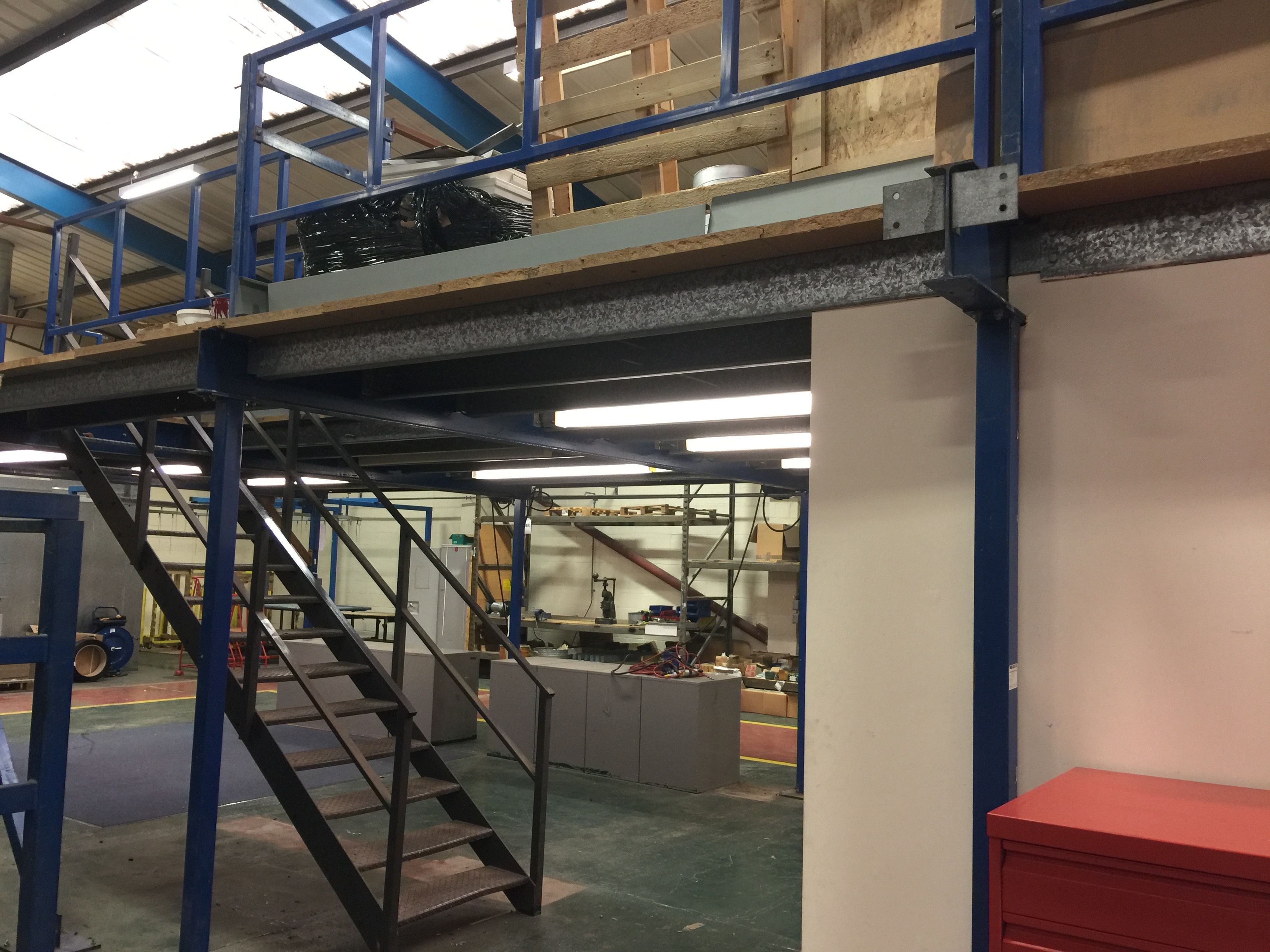 FREE STANDING MEZZANINE 5.4M X 12.4M with stairs & rails The office ...