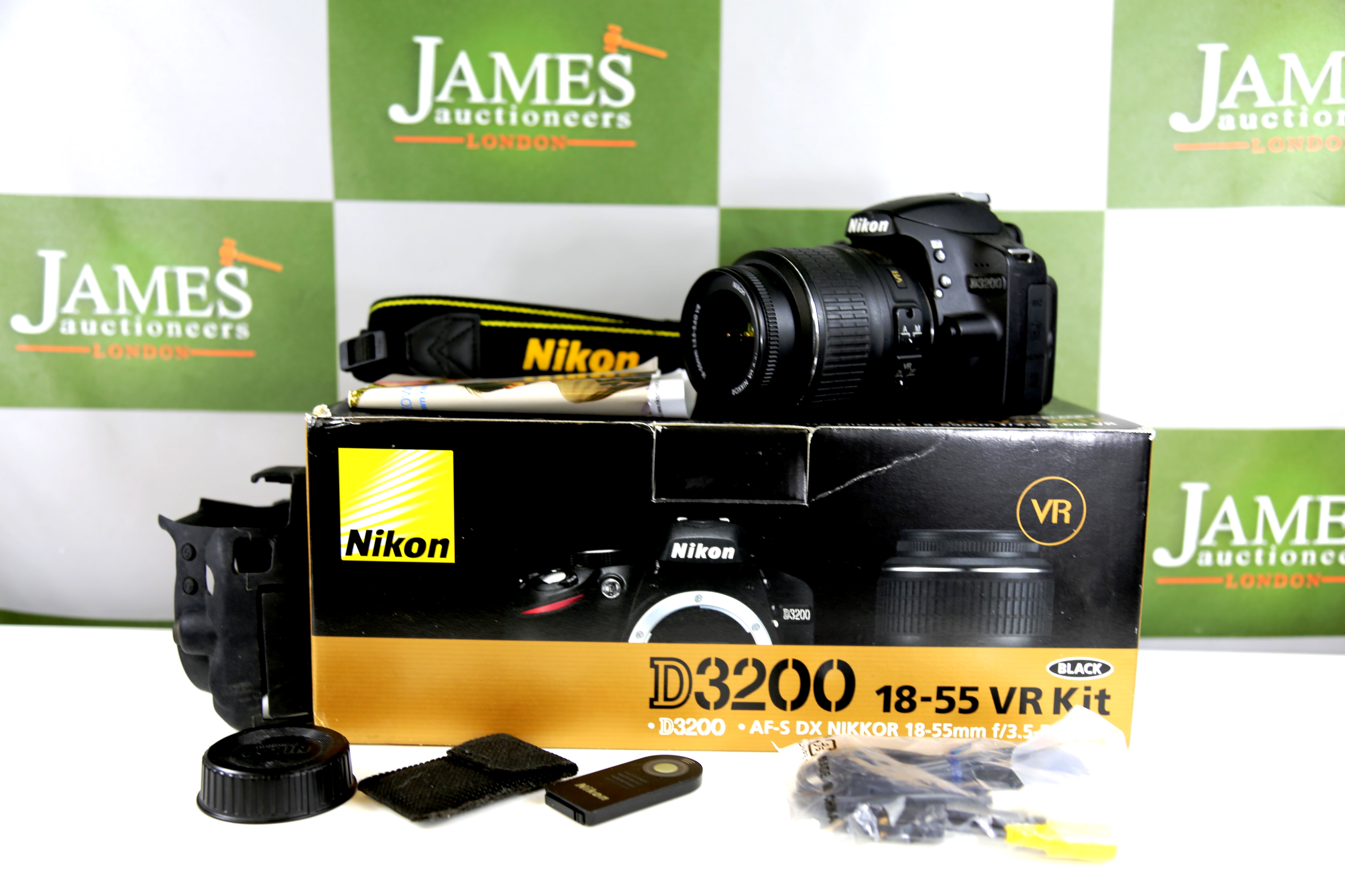 Nikon 3200 VR Digital camera comes with lense, all original manuals,CD ...