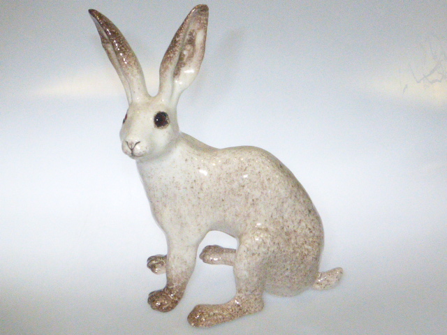 Large Winstanley pottery hare, size 8