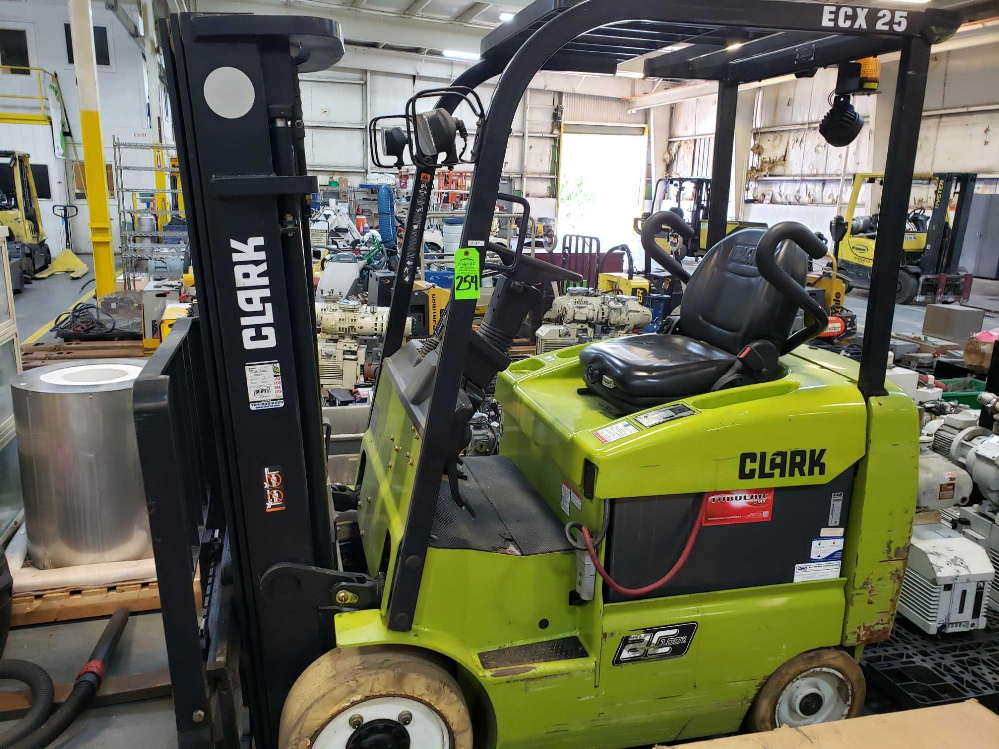 Clark model ECX25 forklift lift truck 4800lb electric. Cushion tire ...