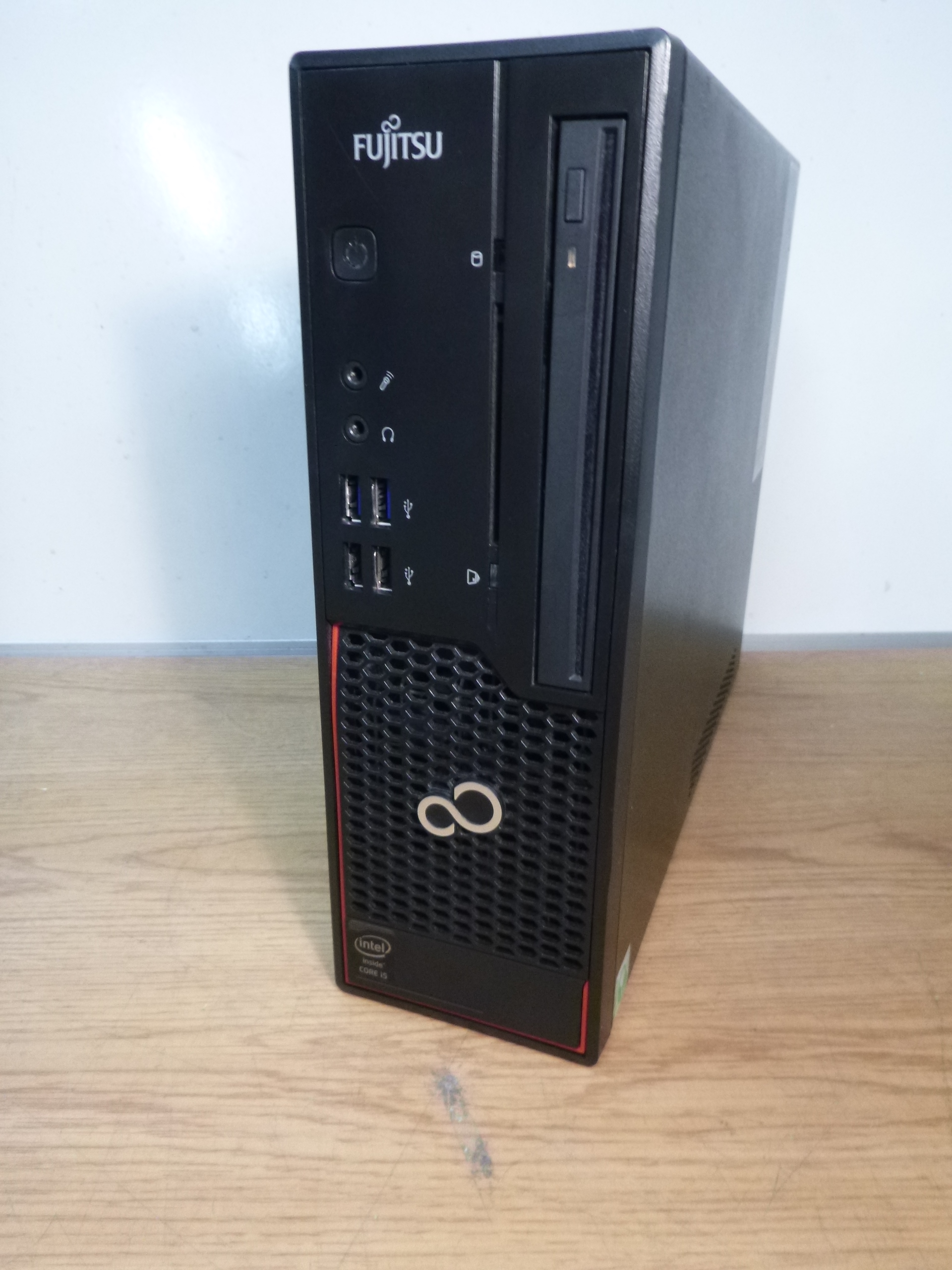 FUJITSU ESPRIMO C720 MODEL USD ULTRA SMALL DESKTOP COMPUTER. 4TH GEN ...