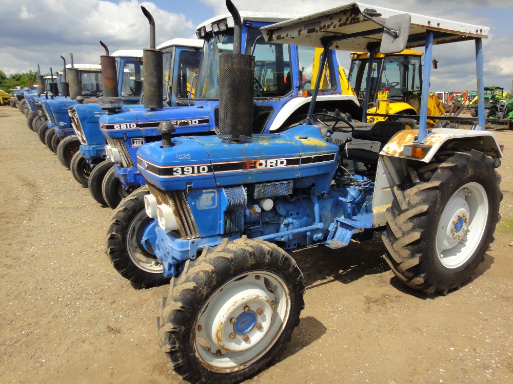 FORD 3910 4X4 FARM TRACTOR 2350 Hrs. Serial No: BC30749