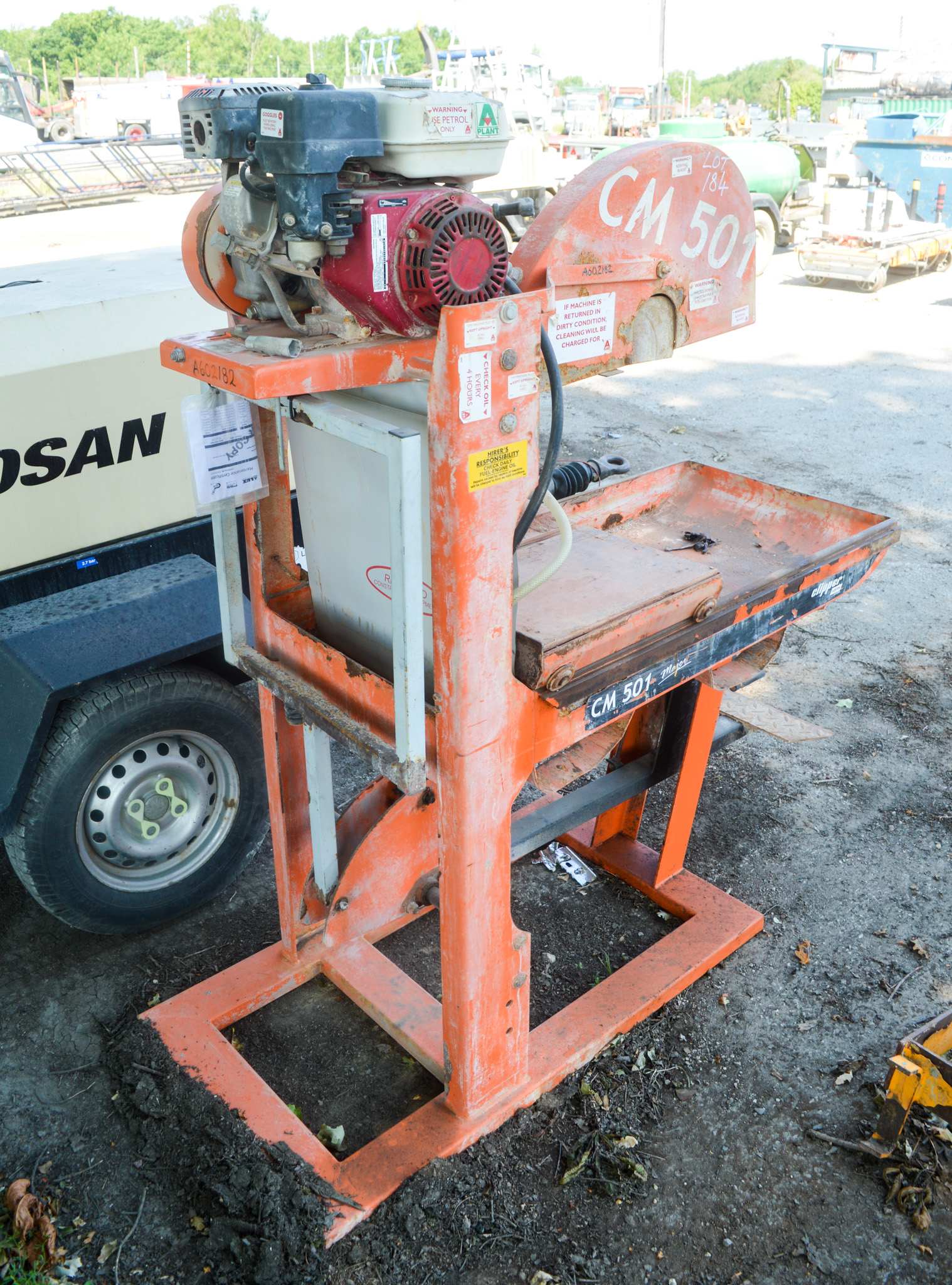 Clipper CM501 petrol driven masonry saw A602182