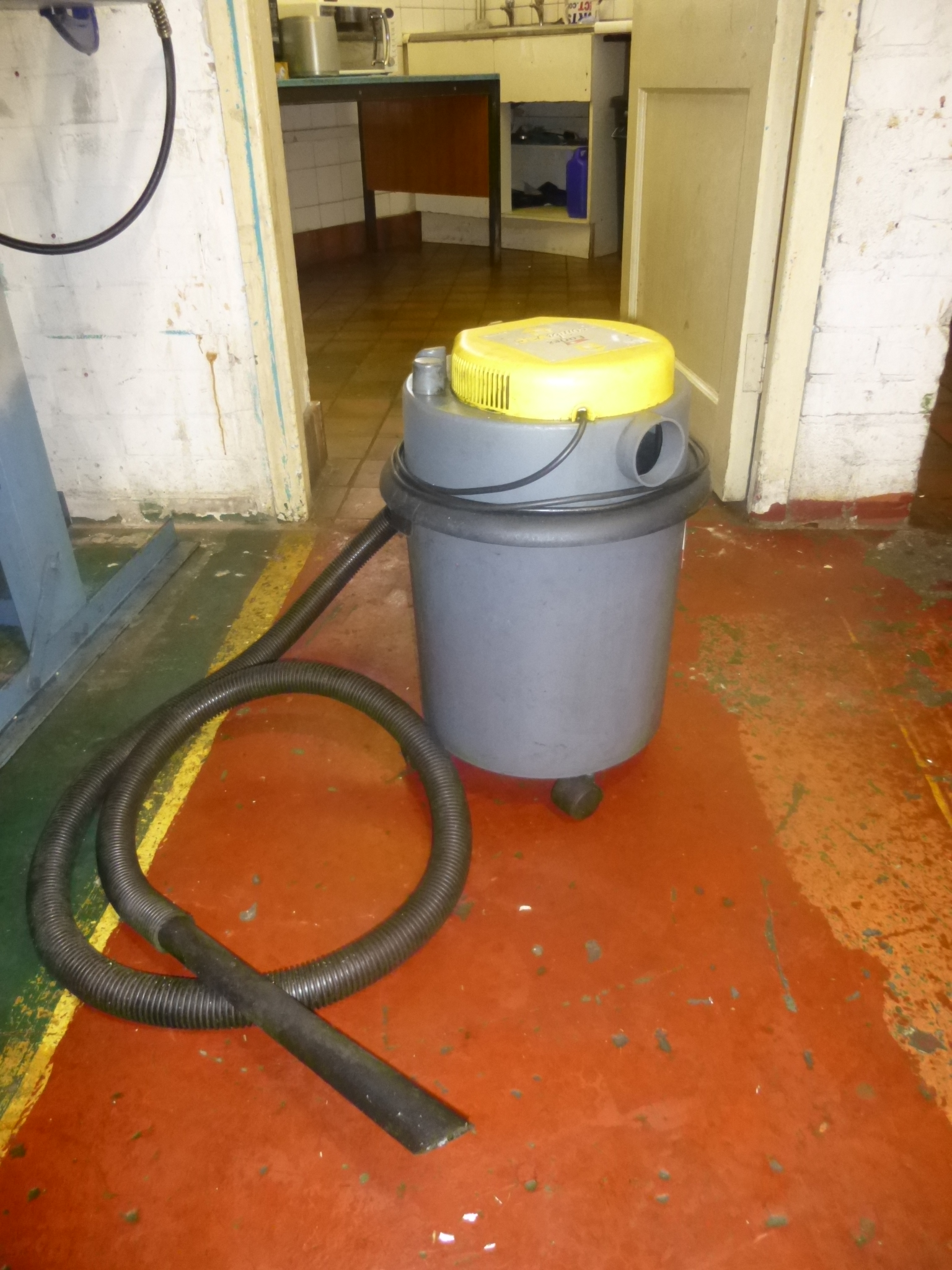 Earlex combi vacModel: WD1000S/no: W345240Clearance will take place ...