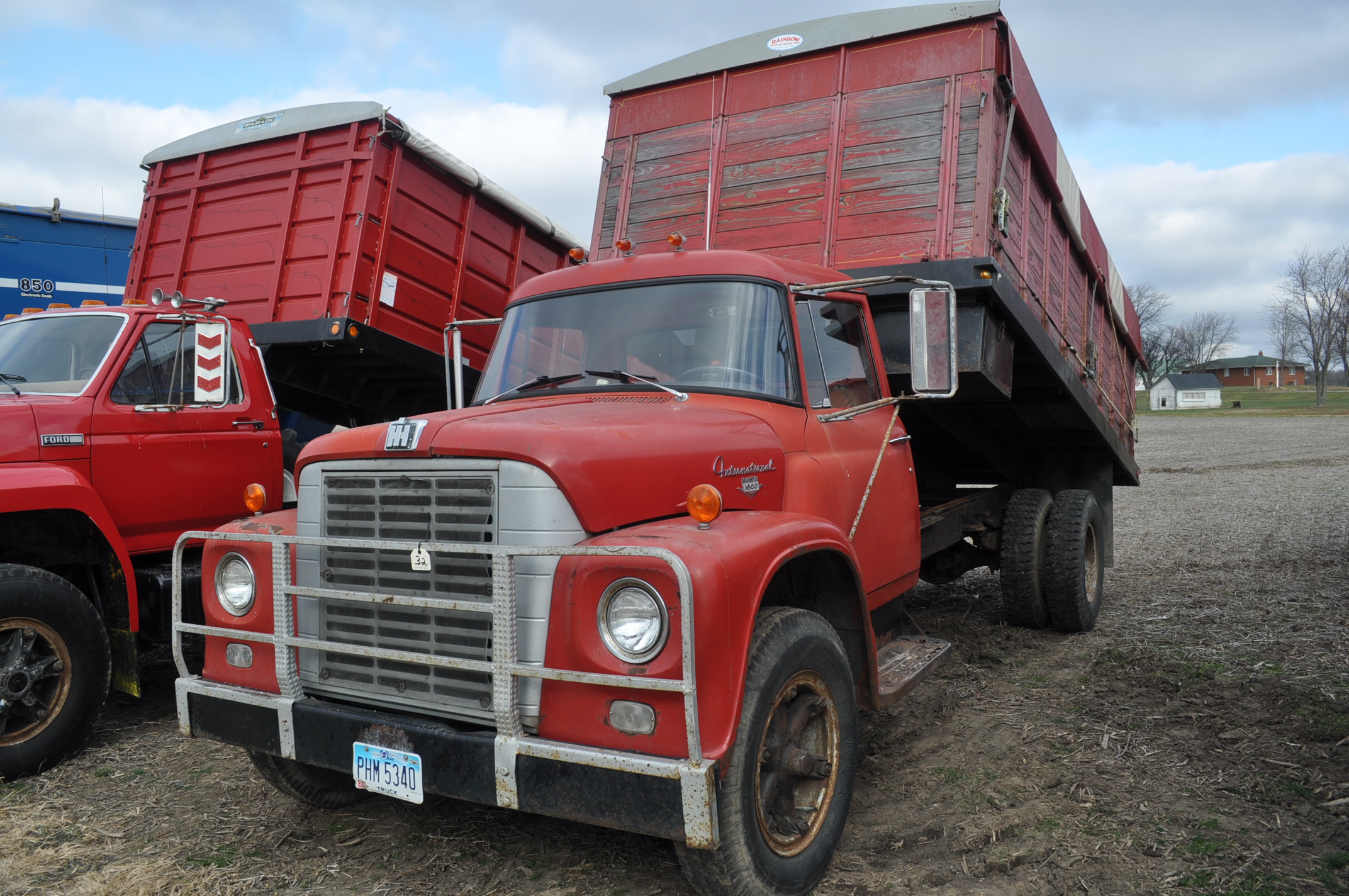 International Harvester 1600 Loadstar truck, 1965, V-8 gas, 4+2 trans ...
