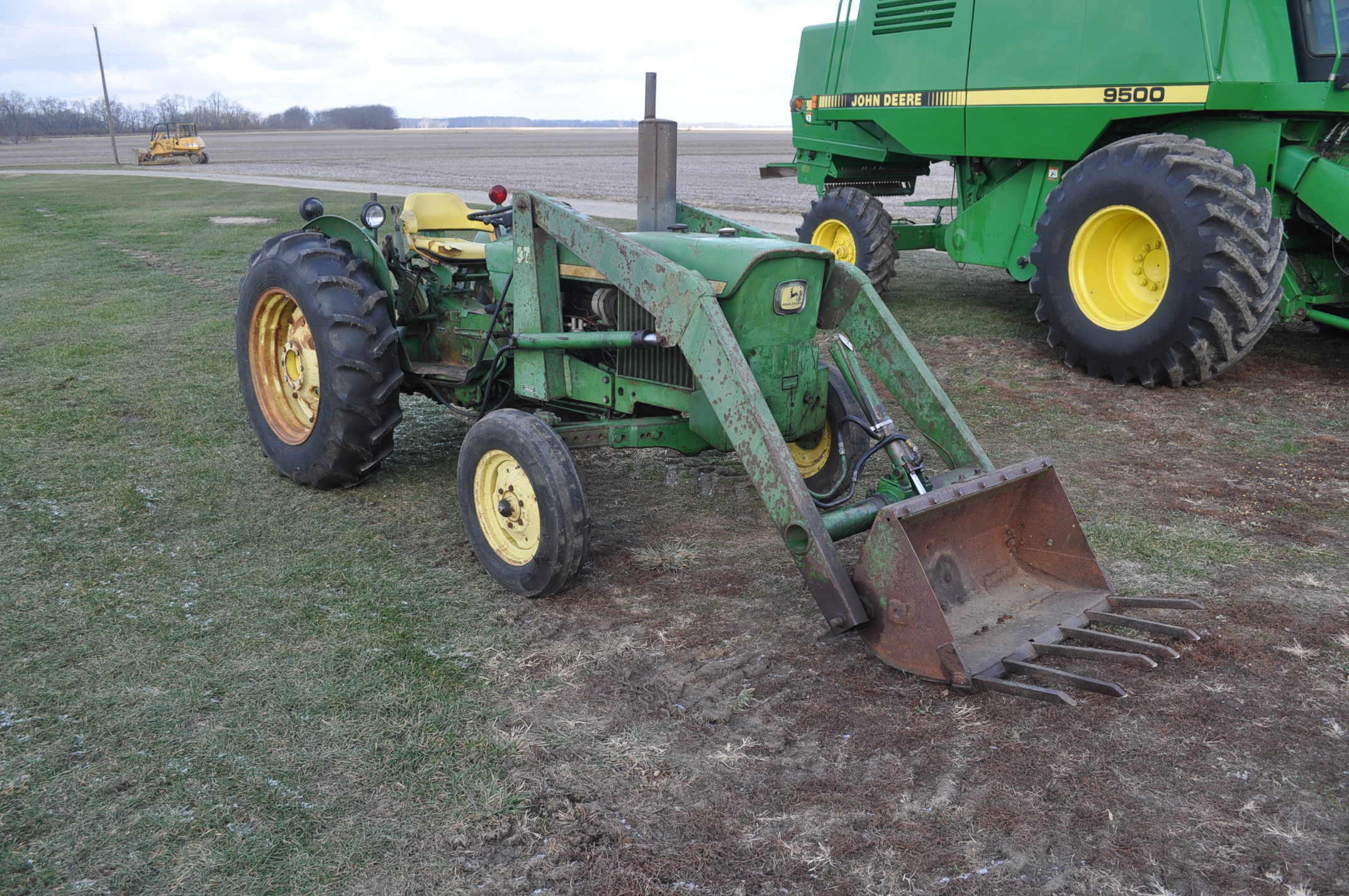 John Deere 1020 Tractor, with John Deere 37 Loader, 3 point, 1 hyd ...