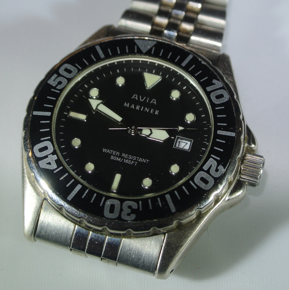 WATCHES - A gents Avia Mariner wristwatch on stainless steel bracelet ...