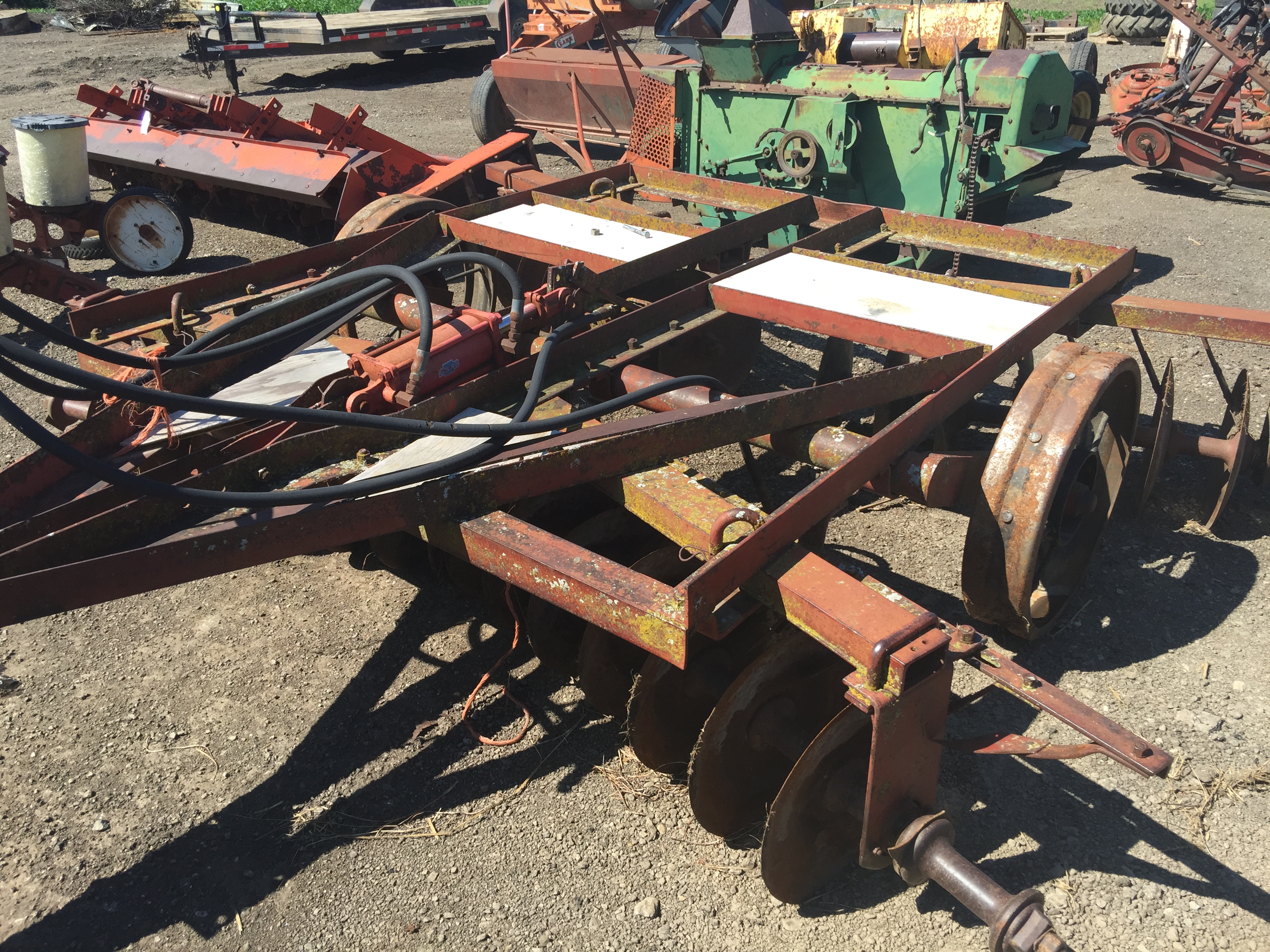 Lot 141 IH #37 10 ft wheel disk