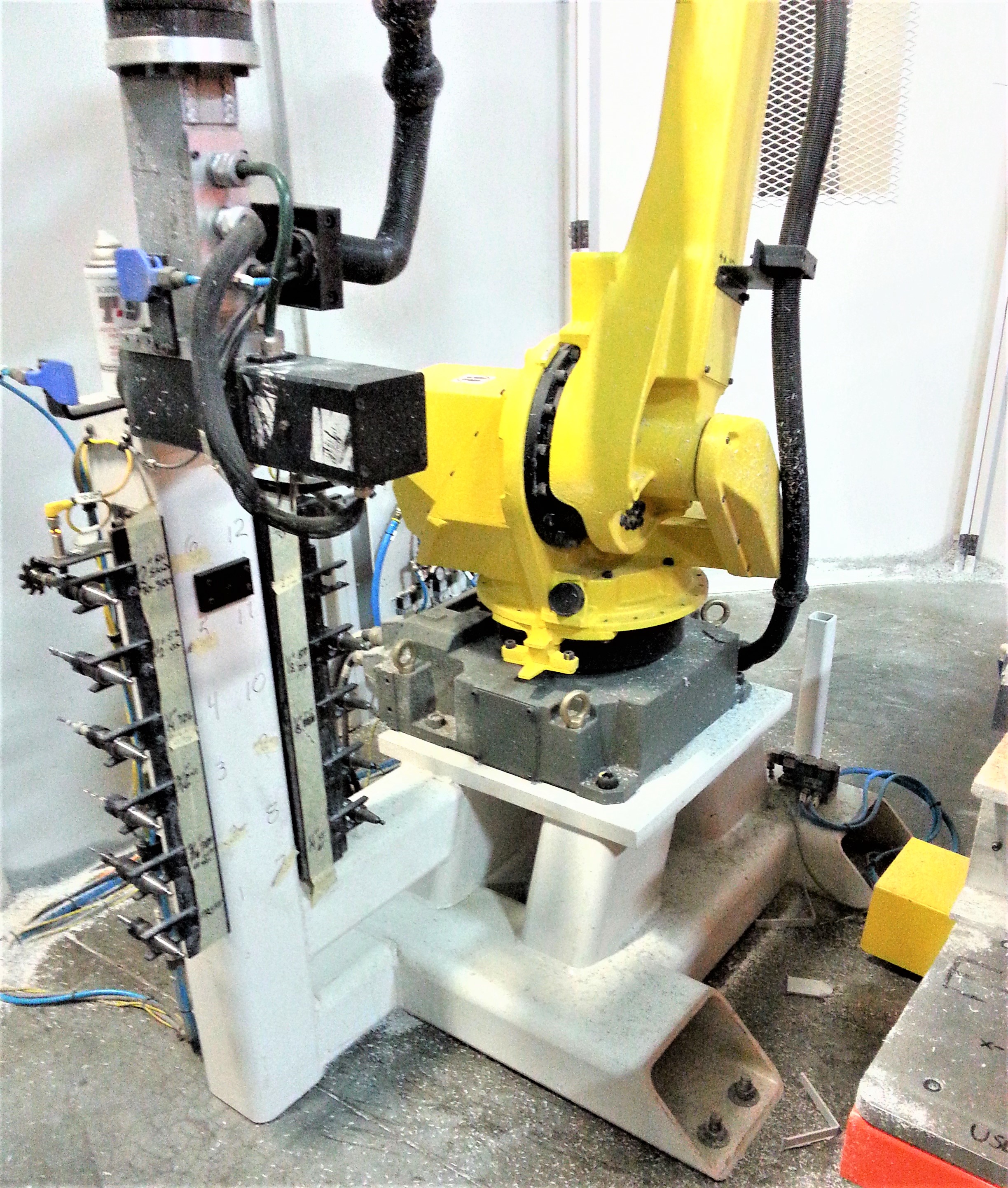 KMT ROBOTRIM CNC ROBOTIC 7 AXIS ROUTER NEW 2009, (2) 5' DIAMETER ROTARY ...