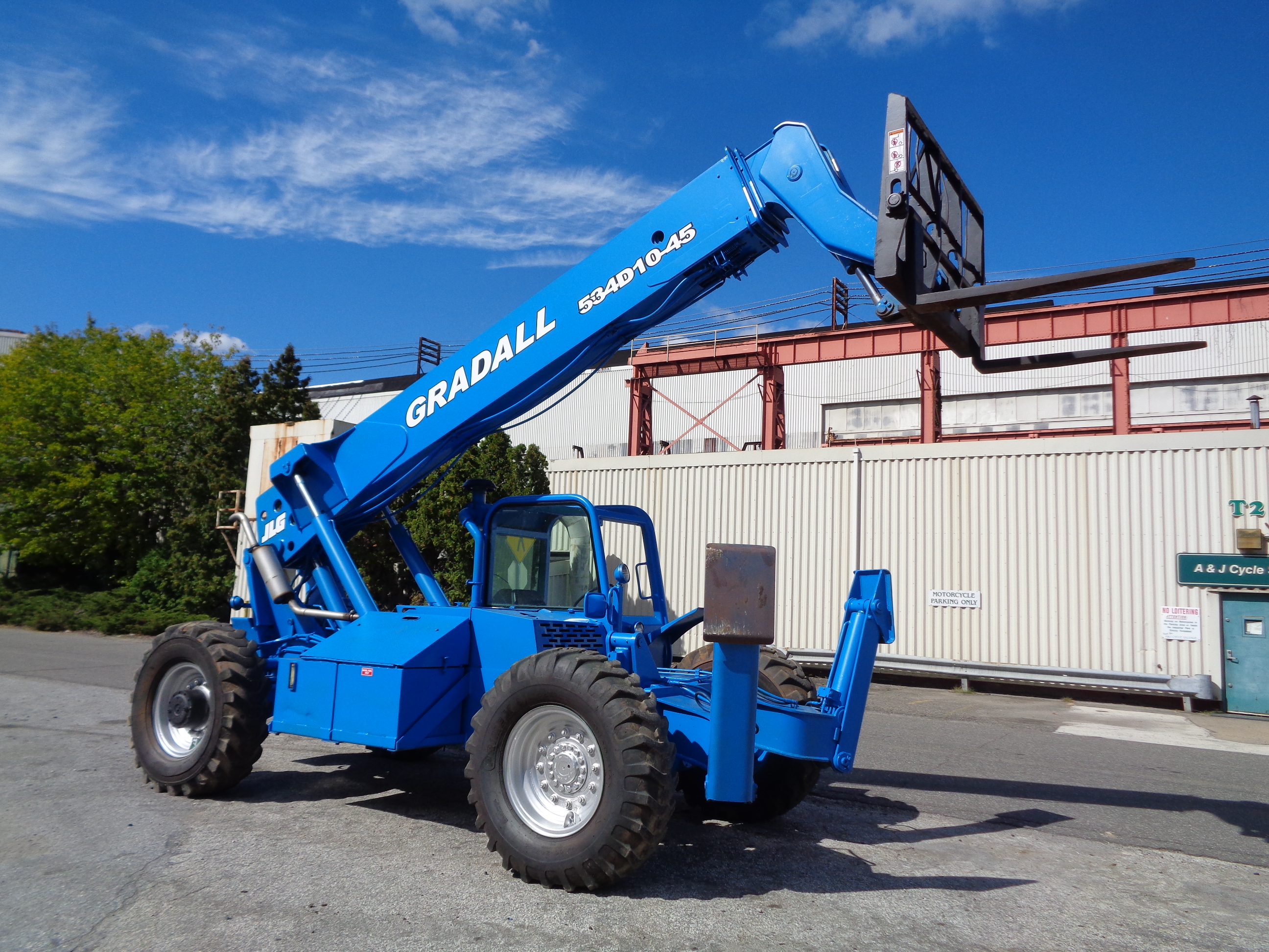 Make: Gradall Model: 534D-10 Lift Capacity: 10,000 lbs Lift Height: 45 Ft